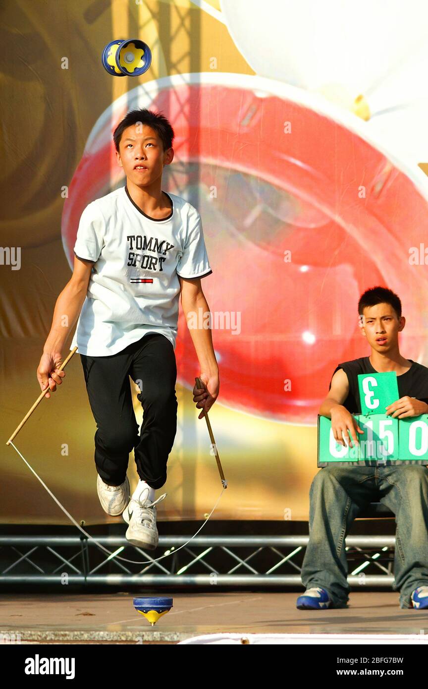 Taipei, APR 30, 2005 - Child peformance of the Super Diabolo ...