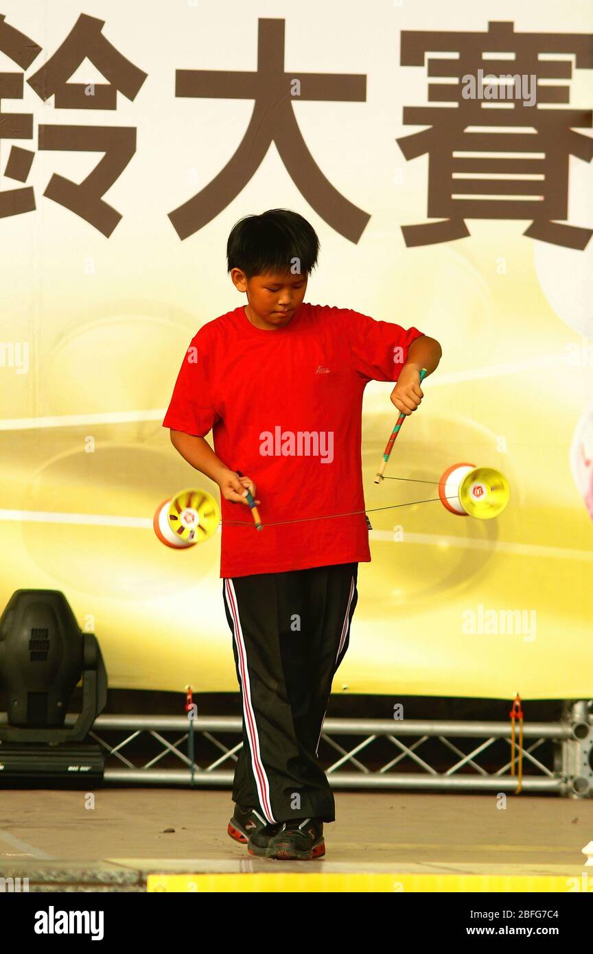 Taipei, APR 30, 2005 - Child peformance of the Super Diabolo ...