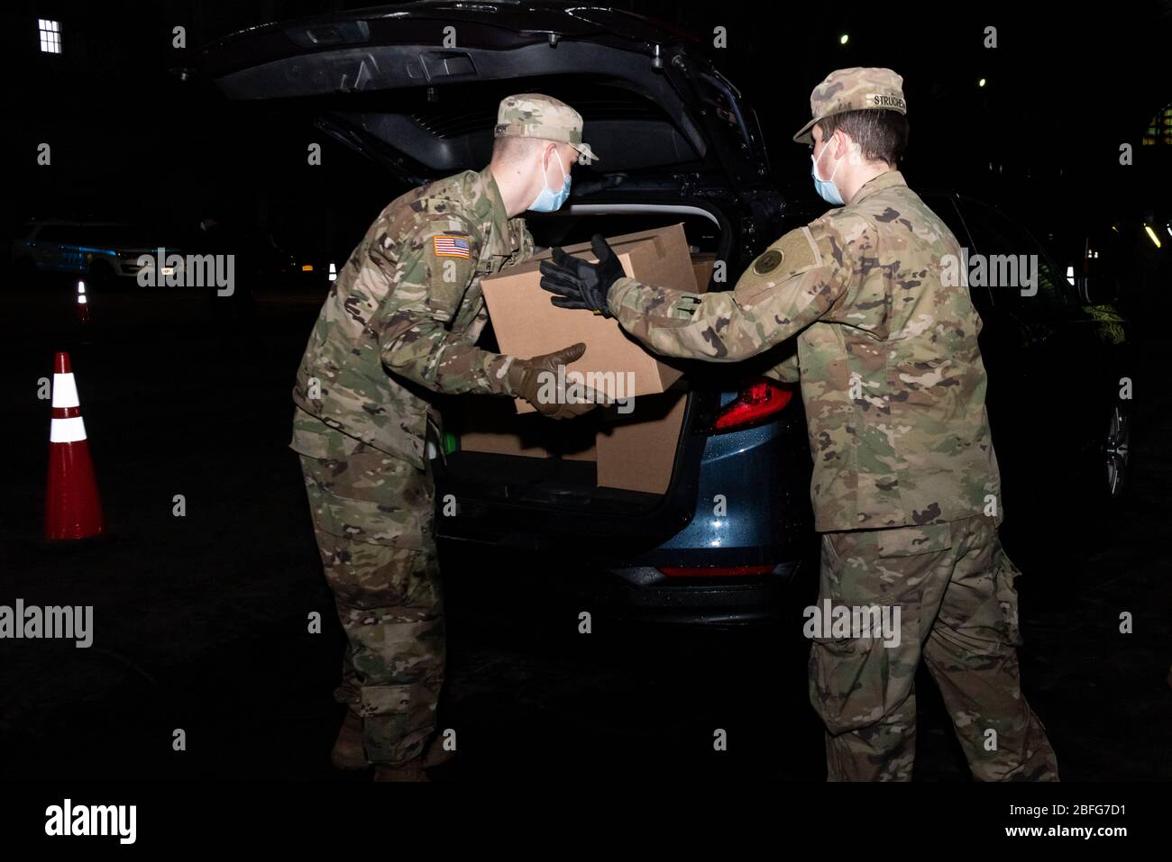 Bronx, United States. 18th Apr, 2020. Soldiers of the U.S. Army load ...
