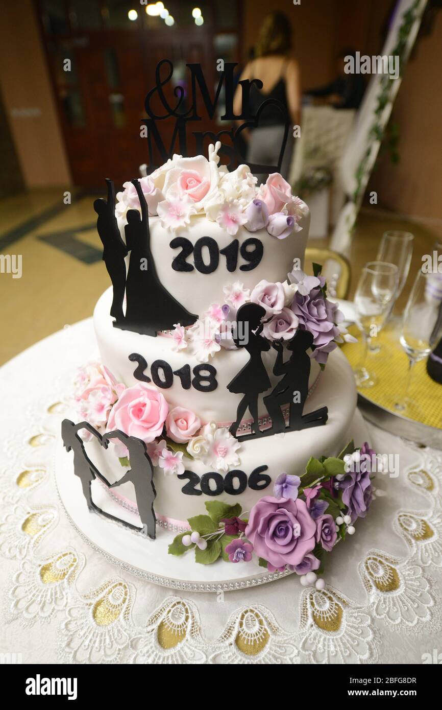 A beautiful big cake for a special event. Sweet table for special party ...