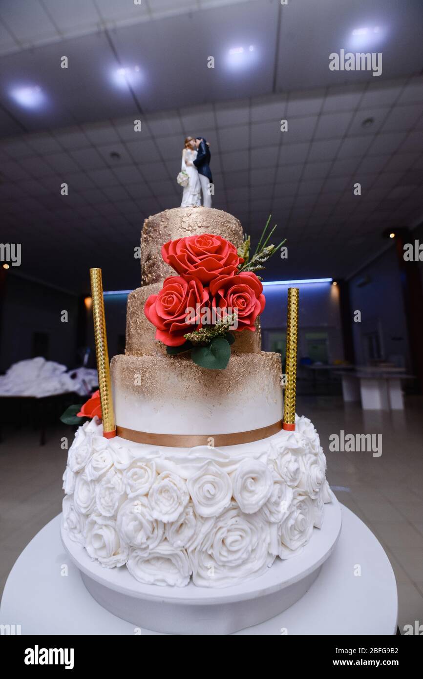 A beautiful big cake for a special event. Sweet table for special party ...