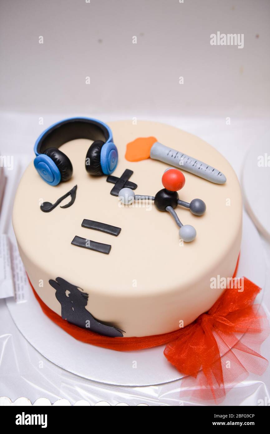 A beautiful big cake for a special event. Sweet table for special party ...