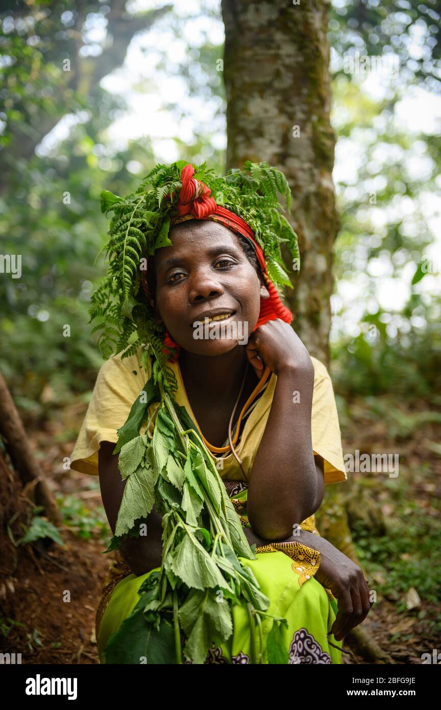 Uganda pygmies hi-res stock photography and images - Alamy