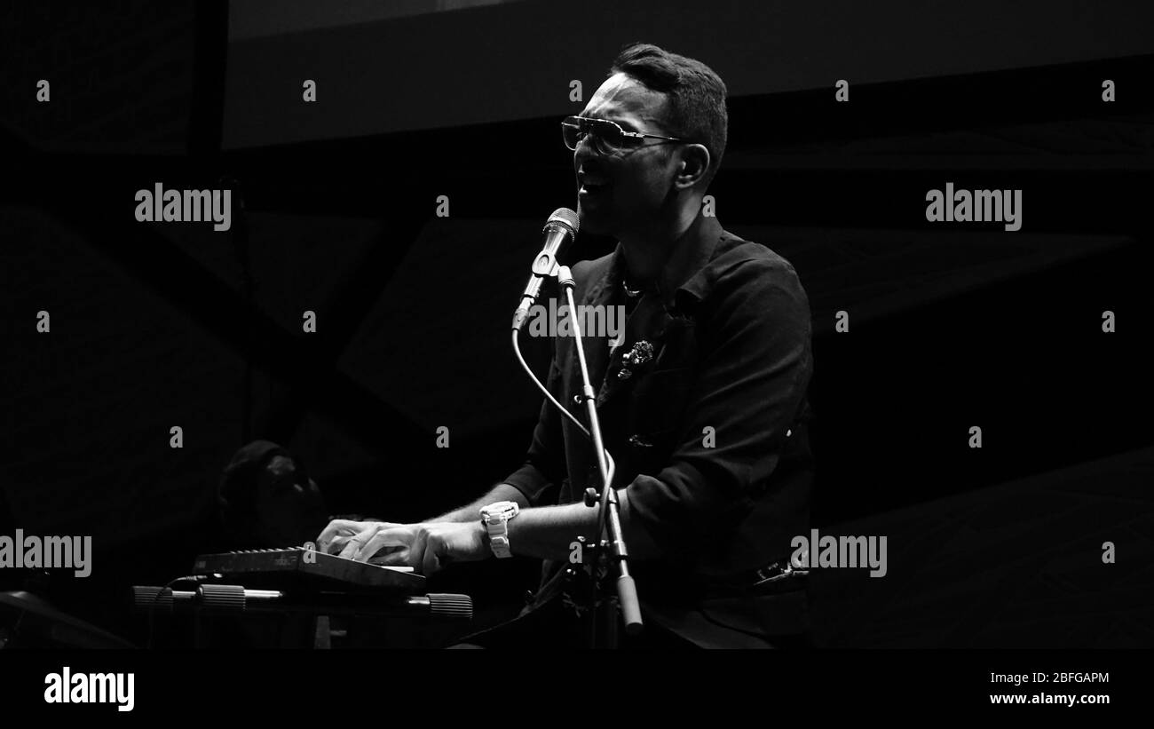 Singing dancing stage Black and White Stock Photos & Images - Alamy