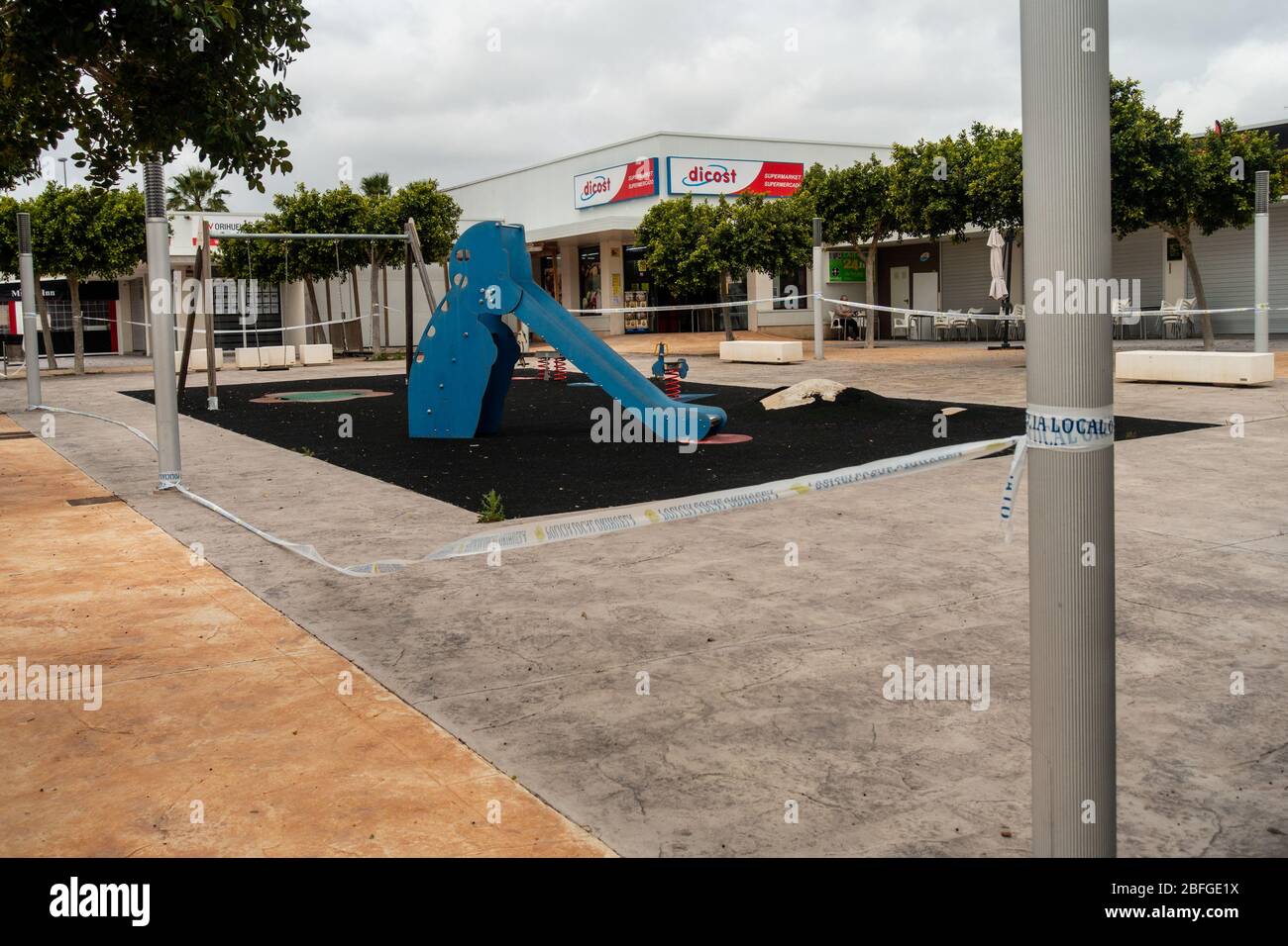 Empty playground structure hi-res stock photography and images - Alamy