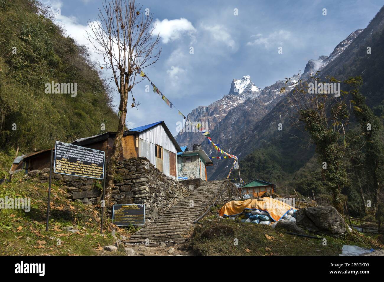 Nepal beautiful mountains hi-res stock photography and images - Alamy