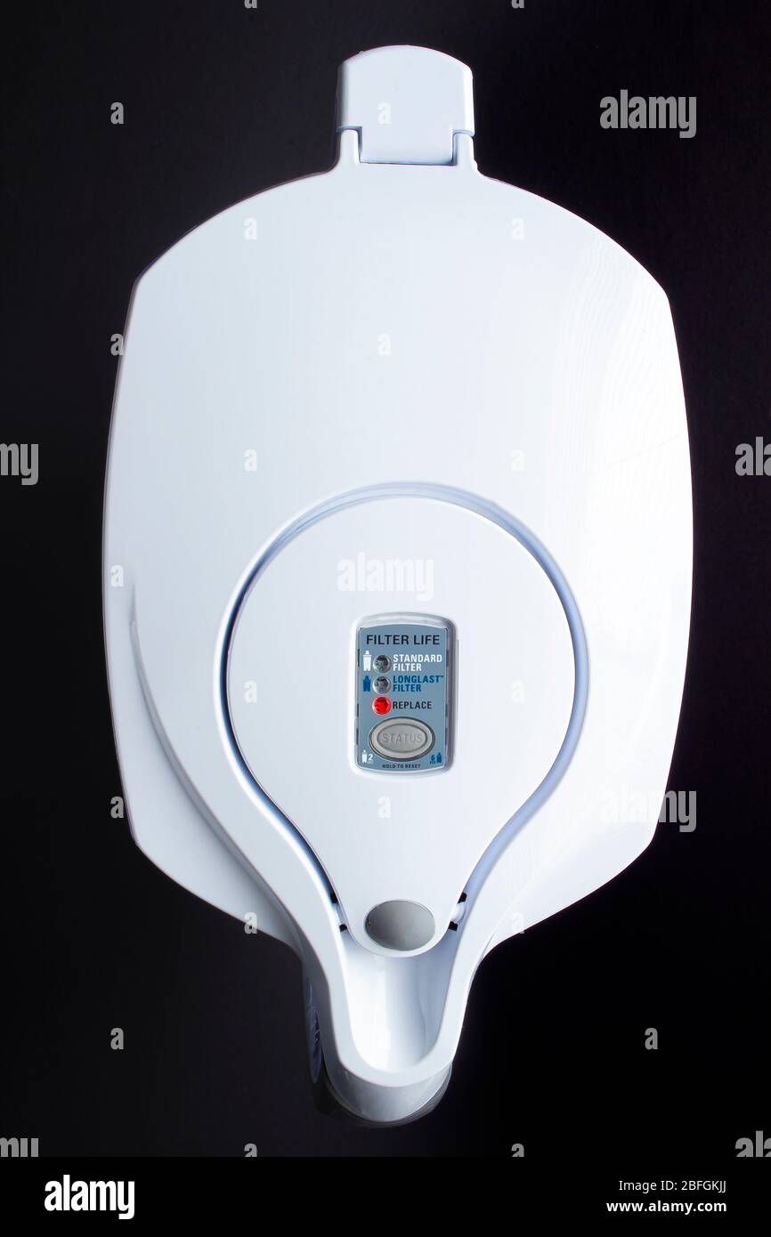 Brita pitcher hi-res stock photography and images - Alamy