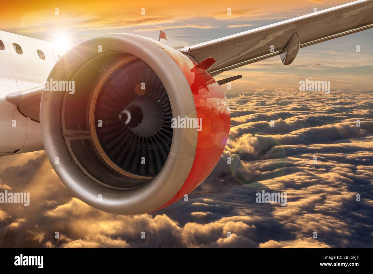 Flying the wing hi-res stock photography and images - Alamy