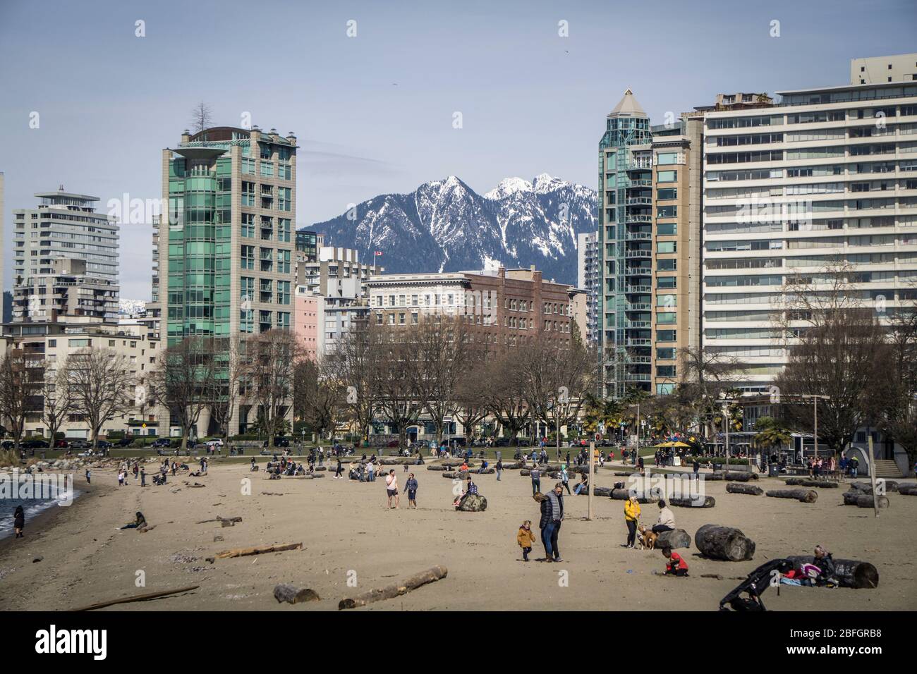 English bay vancouver sculpture hi-res stock photography and images - Alamy