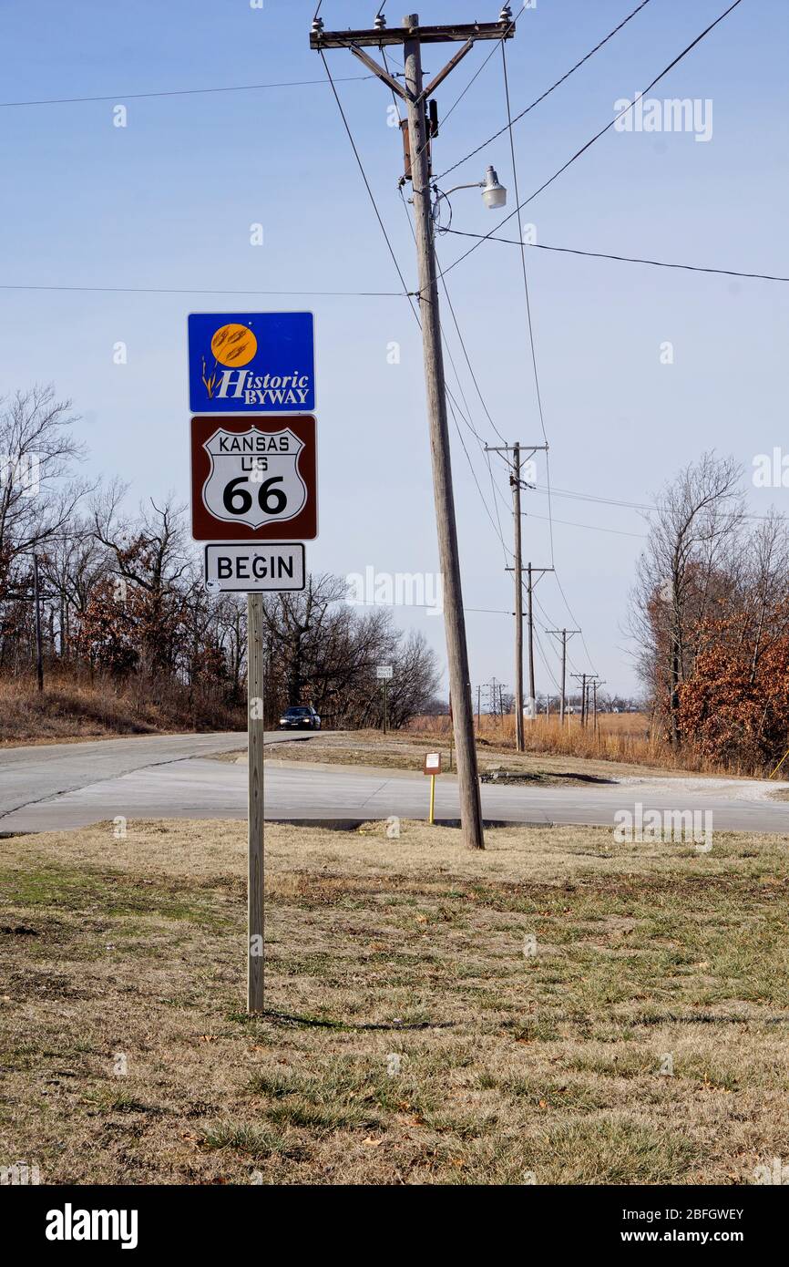 Kansas roadside tourism hi-res stock photography and images - Alamy