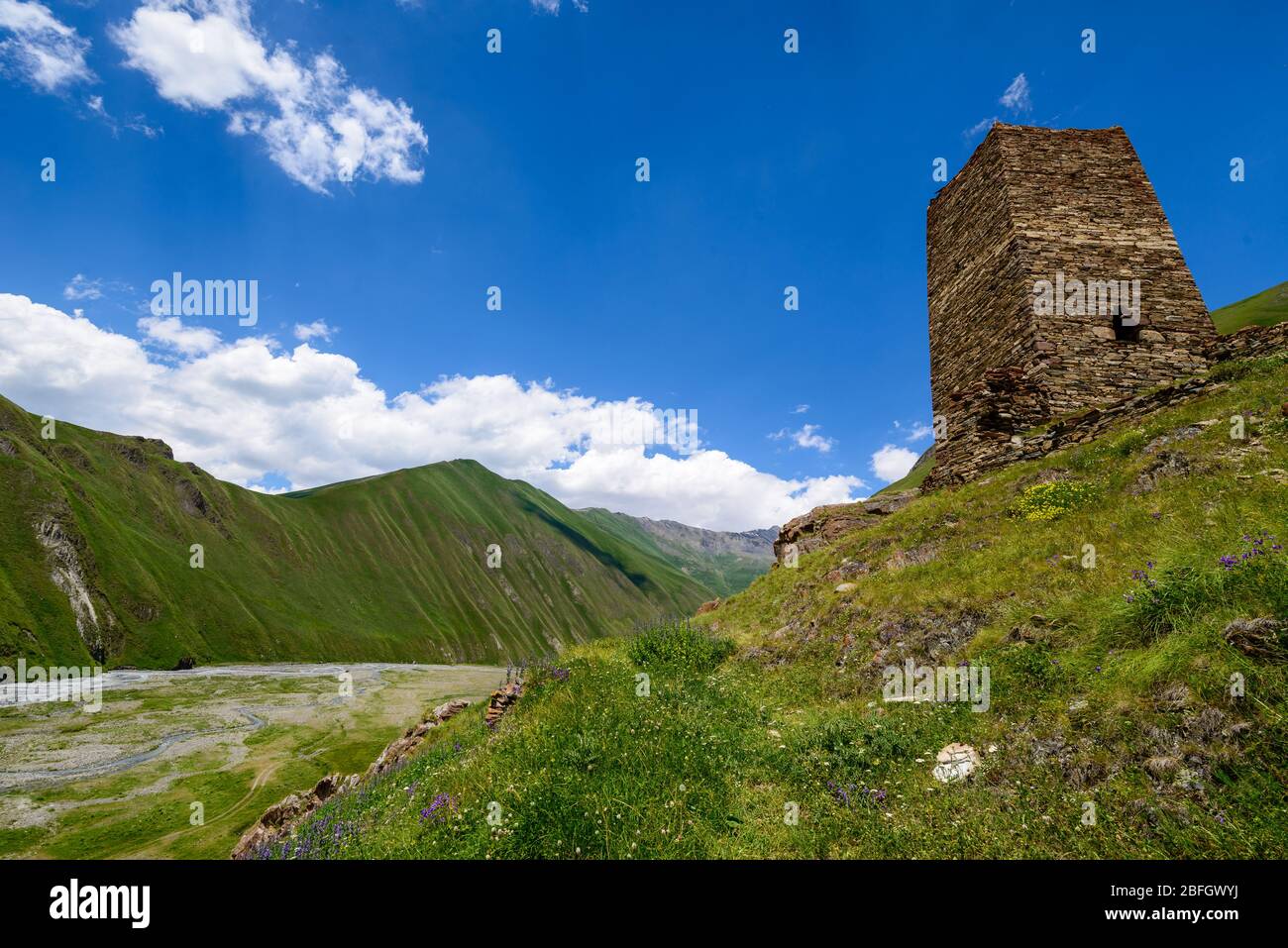 Mtskheta mtianeti truso gorge hi-res stock photography and images - Alamy