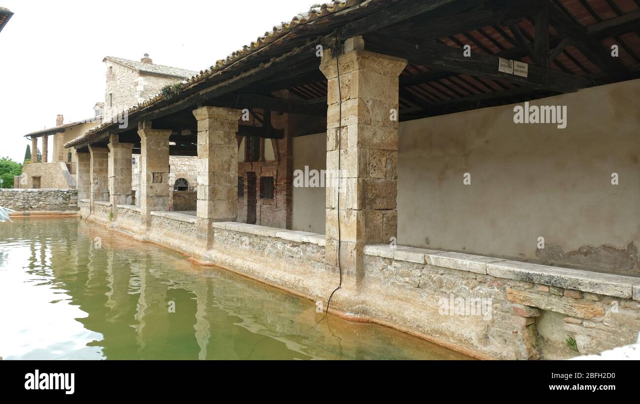 Thermal bath in Bagno Vignoni, Tuscany Stock Photo - Alamy