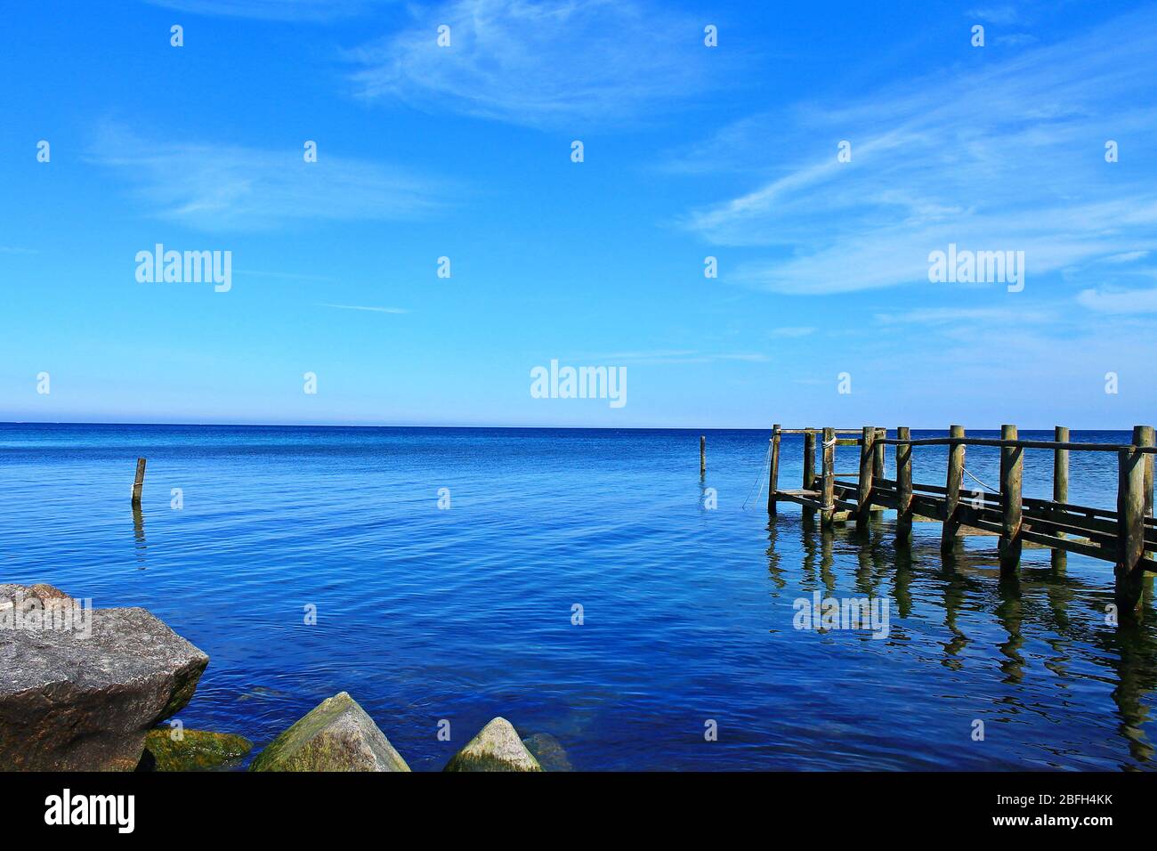 The quiet of the sea hi-res stock photography and images - Alamy