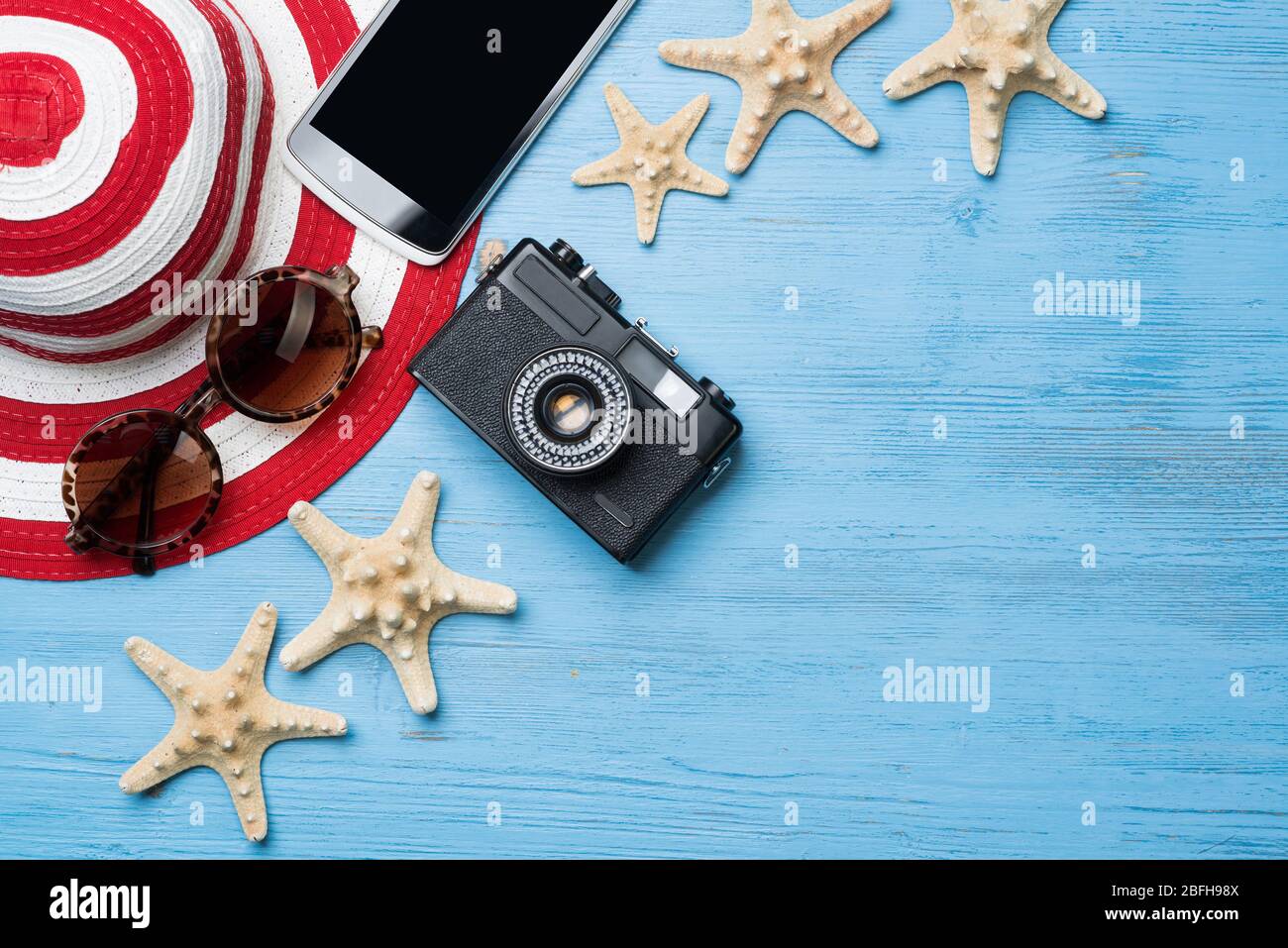 Summer objects for vacation Stock Photo - Alamy