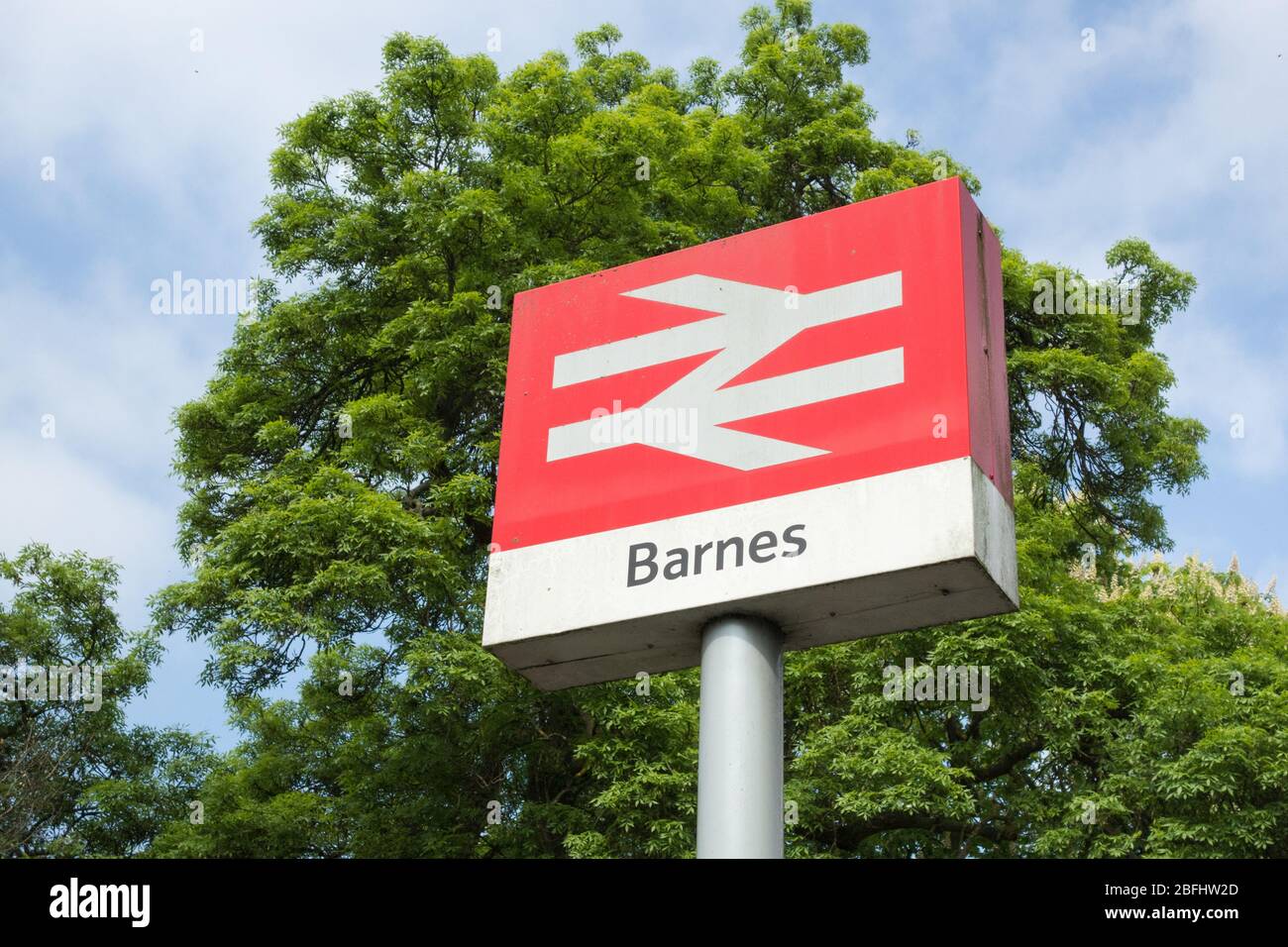 National rail sign hi-res stock photography and images - Alamy