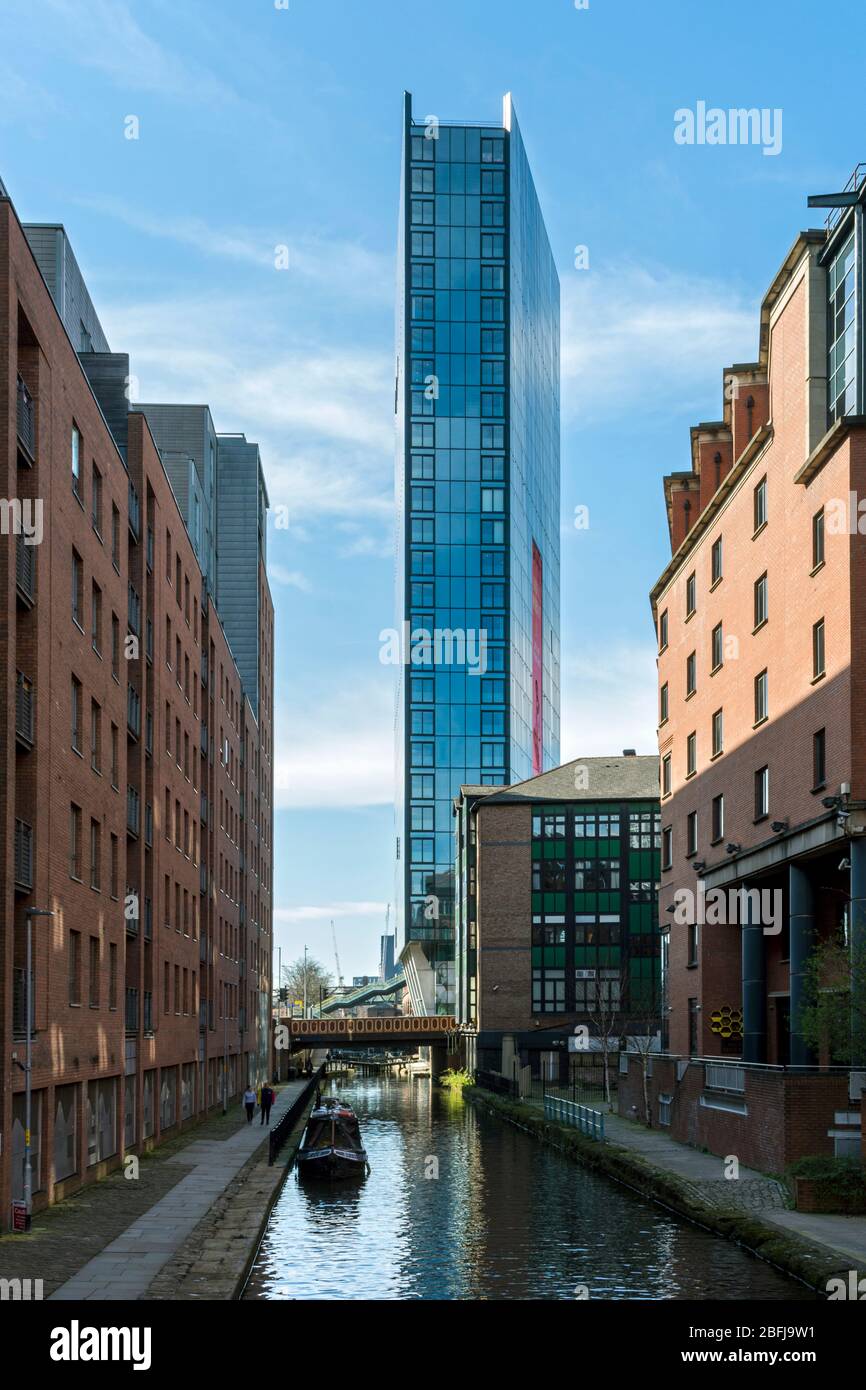 Axis architecture hi-res stock photography and images - Alamy