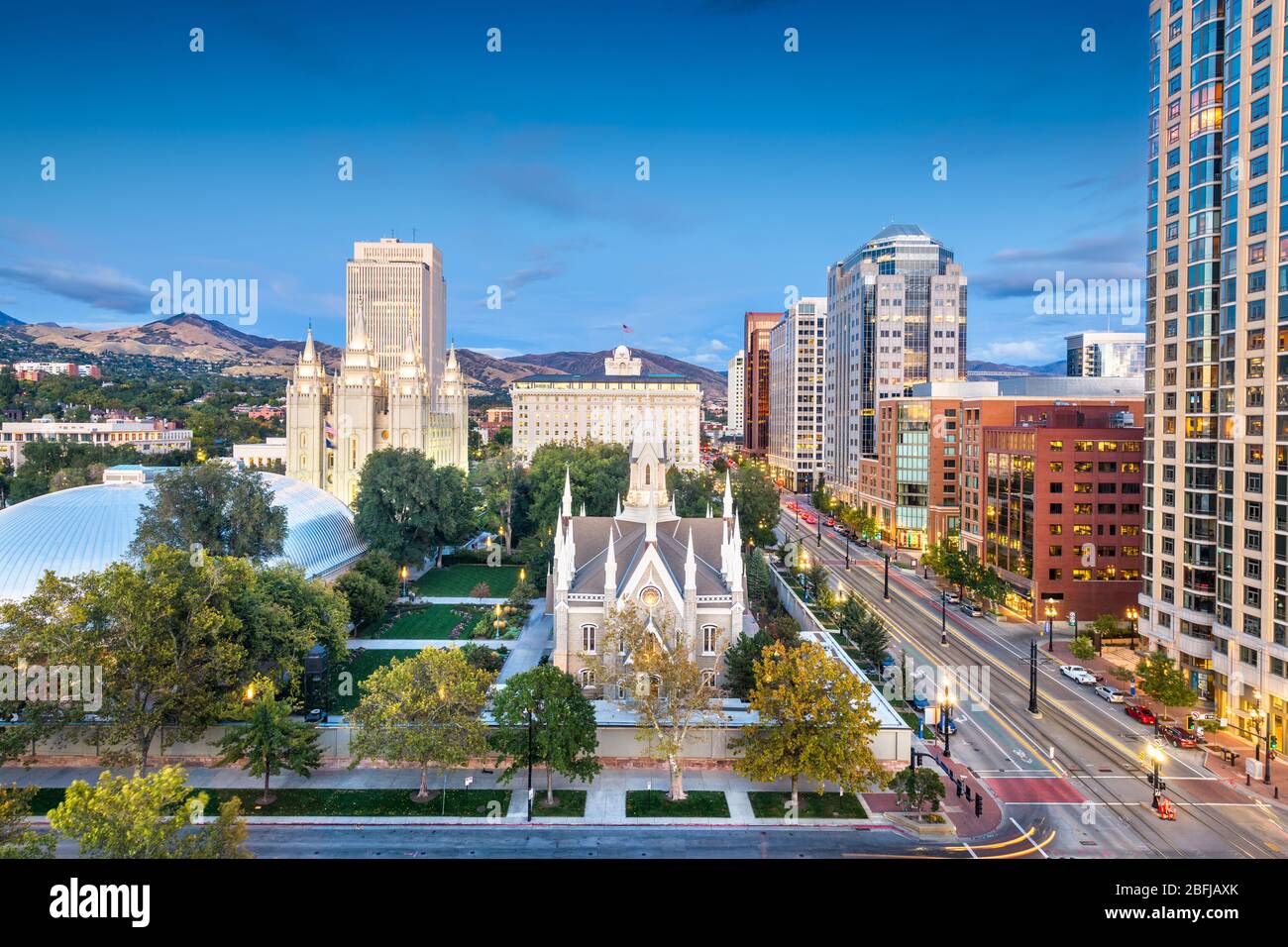 Downtown temple hi-res stock photography and images - Alamy