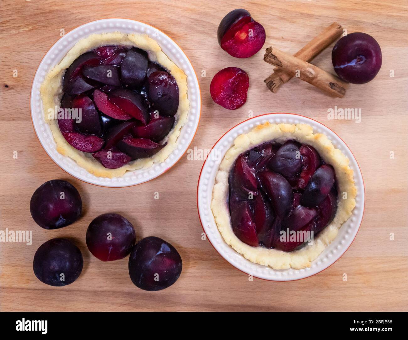 Pie dishes hi-res stock photography and images - Alamy