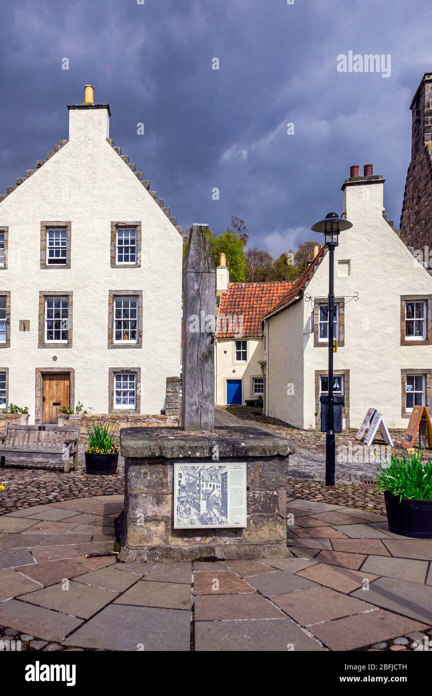 Tron square hi-res stock photography and images - Alamy