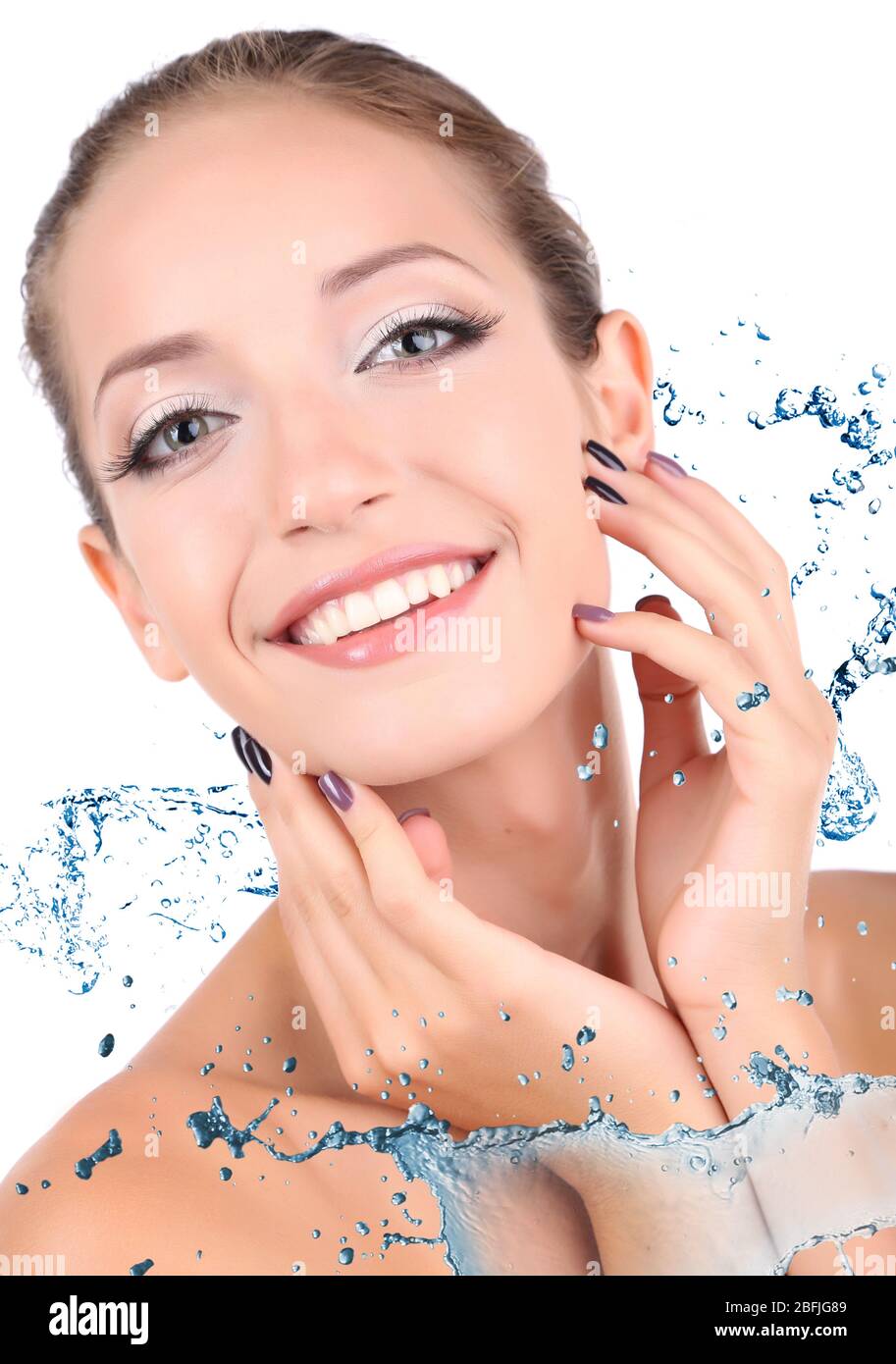 Girl splashing water on her face hi-res stock photography and images ...