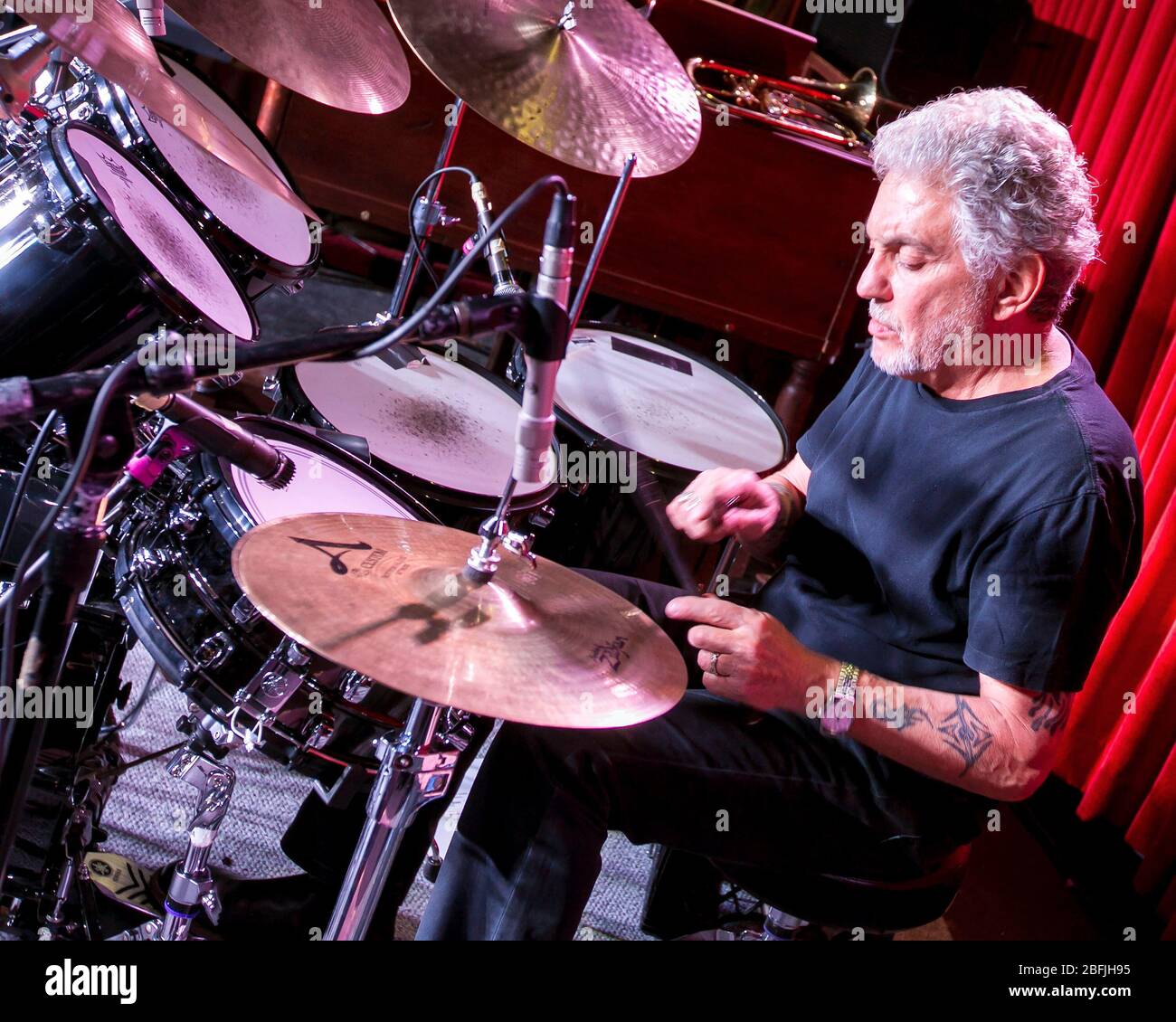 Paul simon paul mccartney hi-res stock photography and images - Alamy