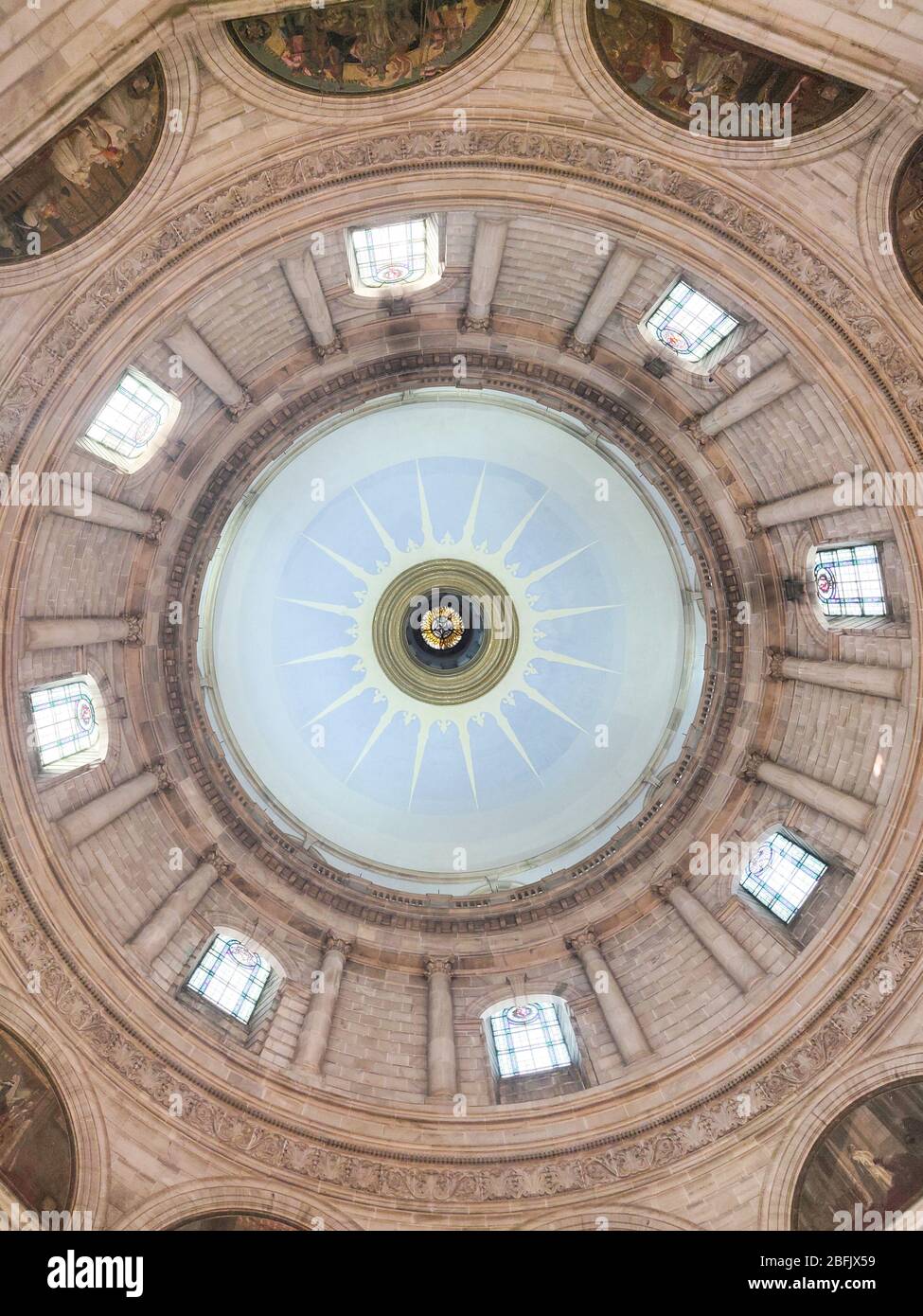 Inside victoria memorial kolkata hi-res stock photography and images ...