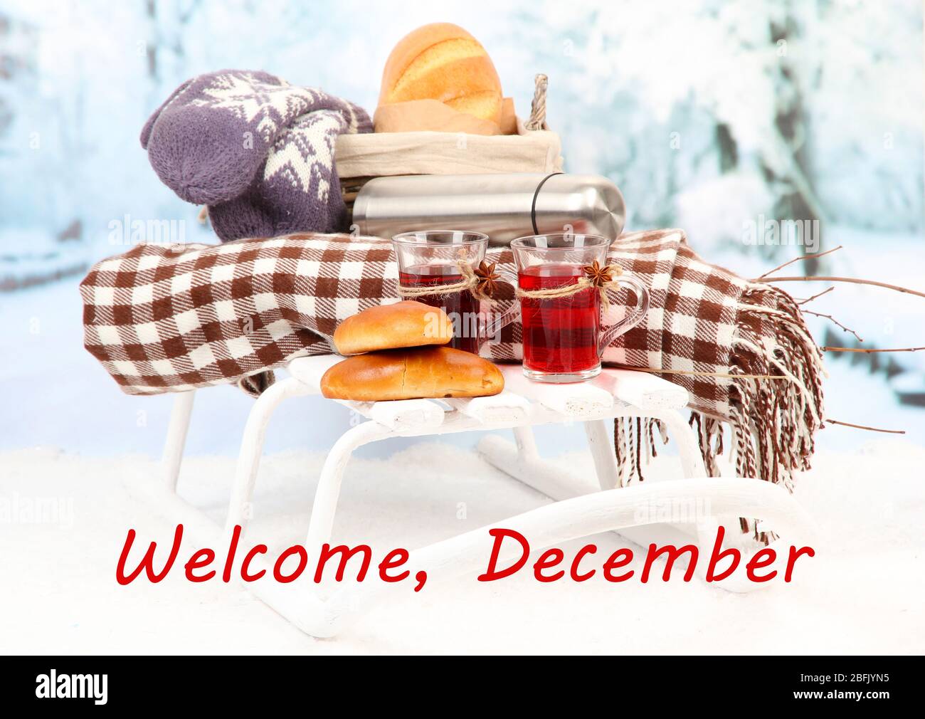 Welcome basket holiday hi-res stock photography and images - Alamy