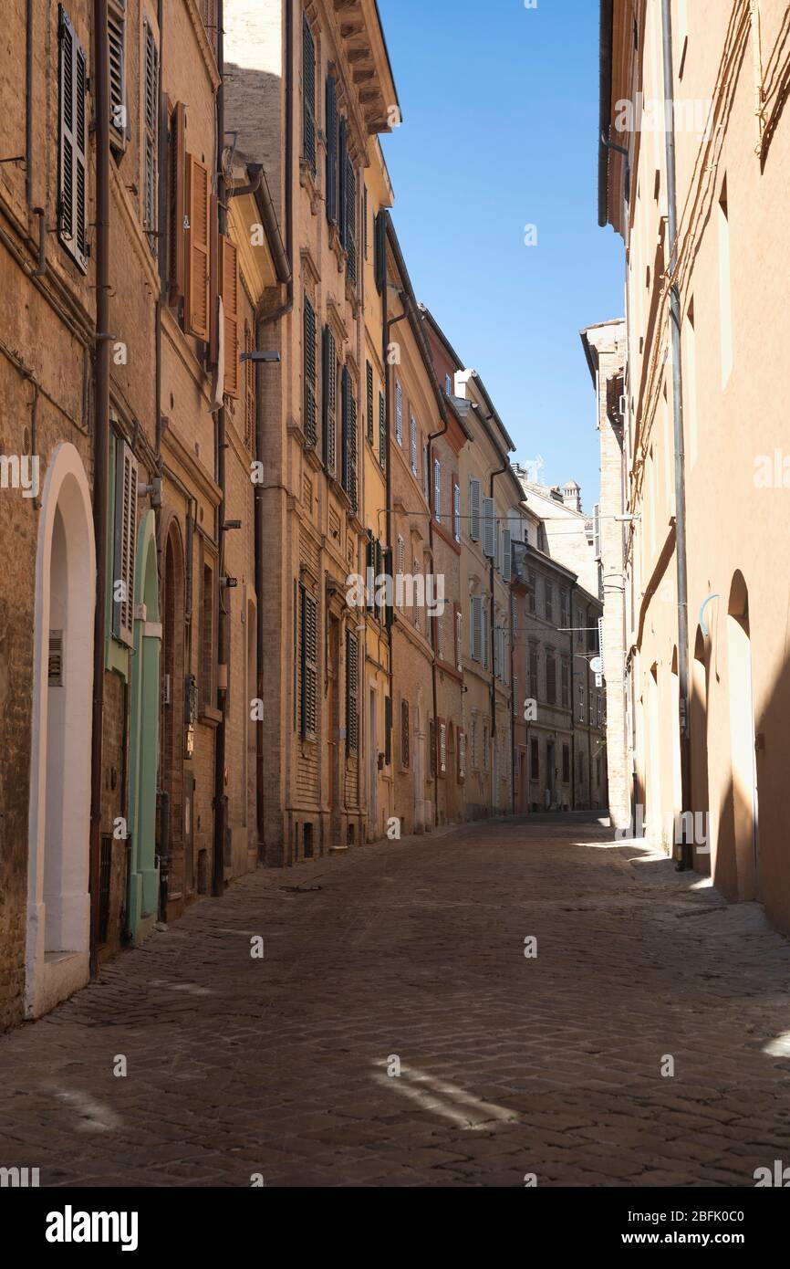 Macerata, Marches, Italy: a street of the historic city Stock Photo - Alamy
