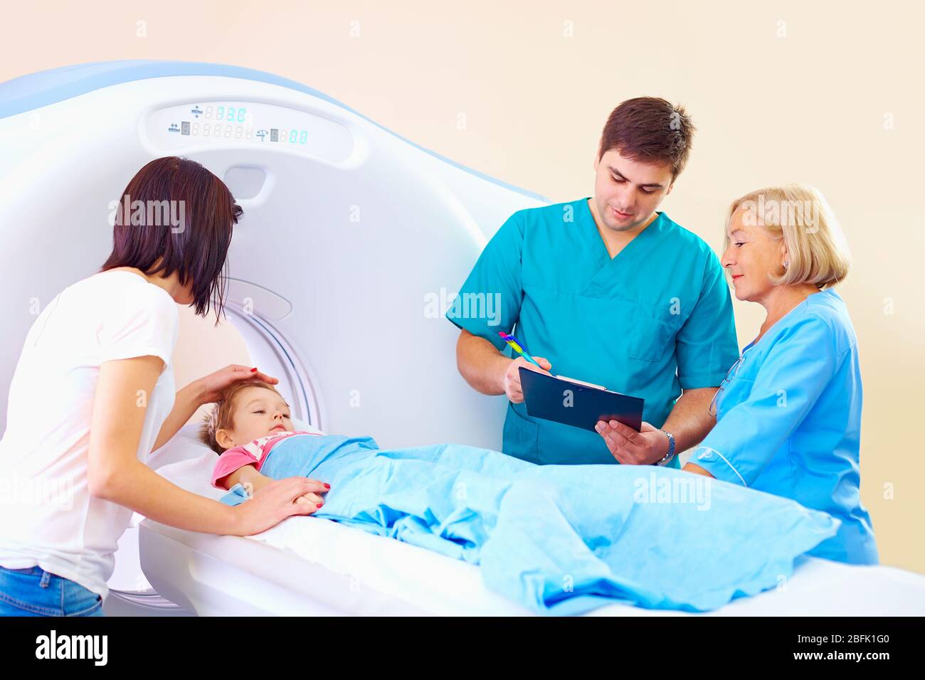 Ct scan child hi-res stock photography and images - Alamy