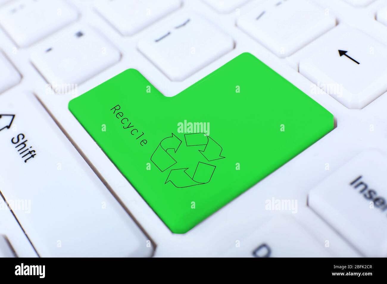 Recycle concept, close up of keyboard, recycle button Stock Photo - Alamy