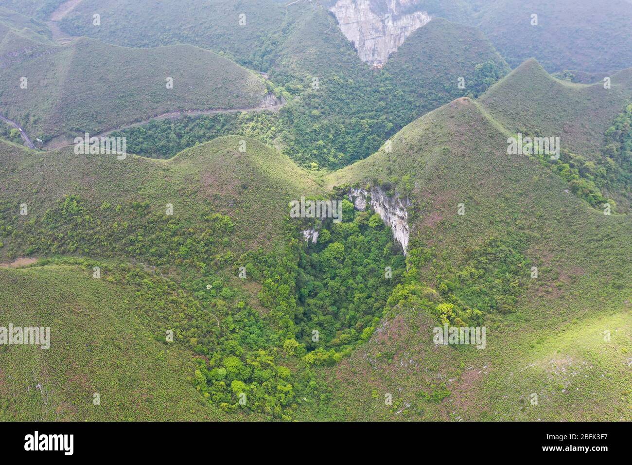 Tiankeng hi-res stock photography and images - Alamy