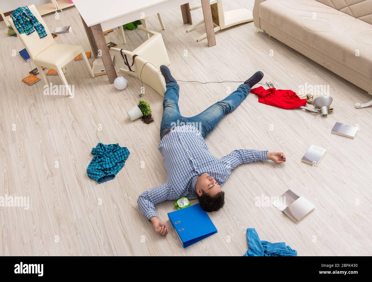 Dead man after burglary hi-res stock photography and images - Alamy