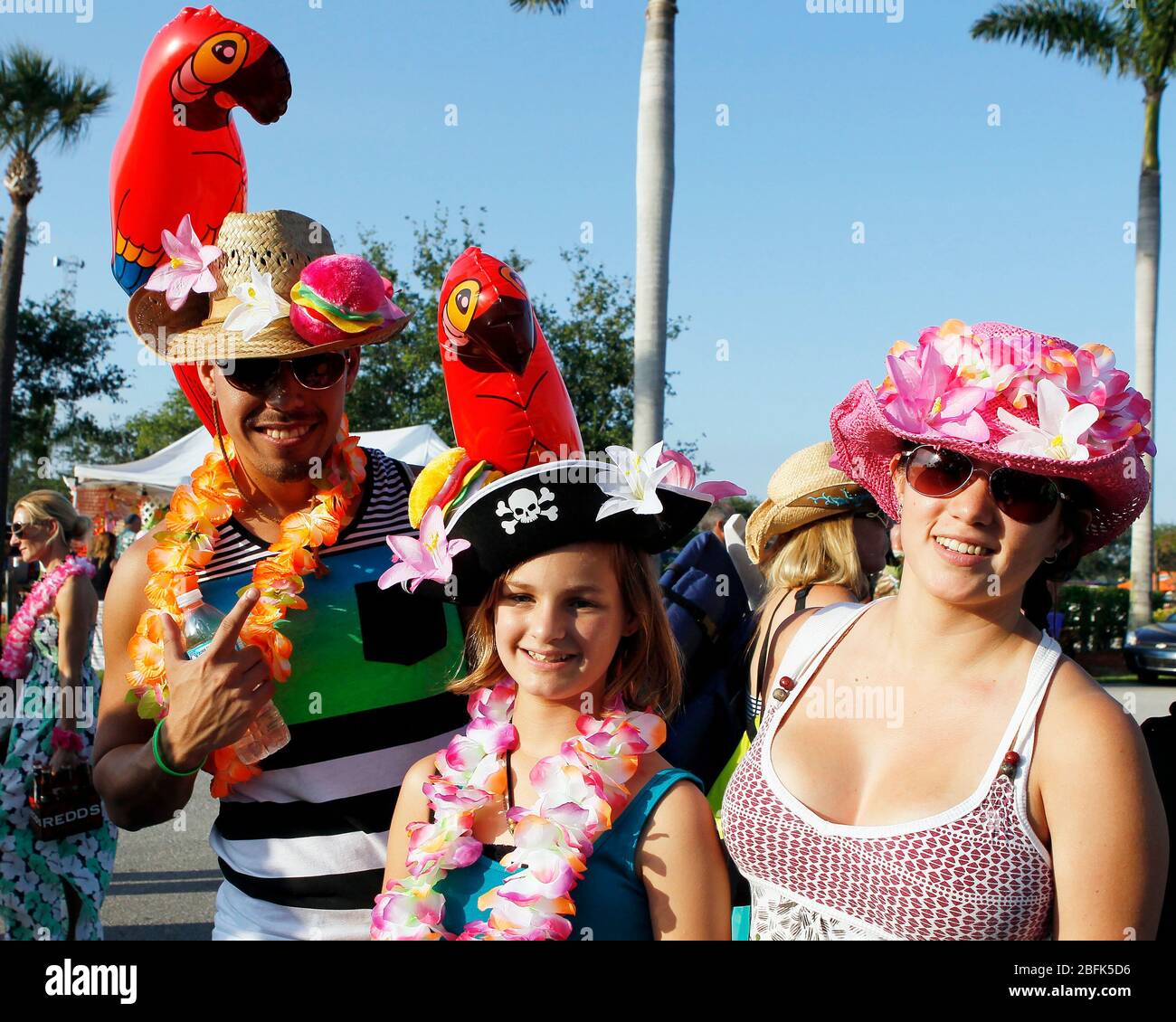 Parrotheads tailgate before a Jimmy Buffett concert in West Palm Beach, Florida Stock Photo - Alamy