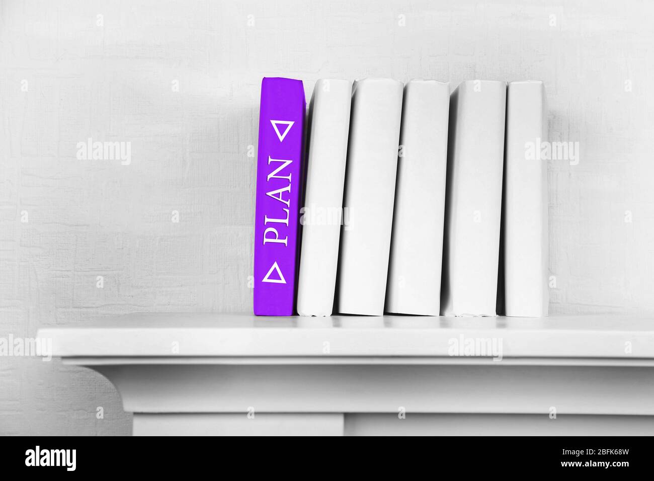 Books on shelf close hi-res stock photography and images - Alamy