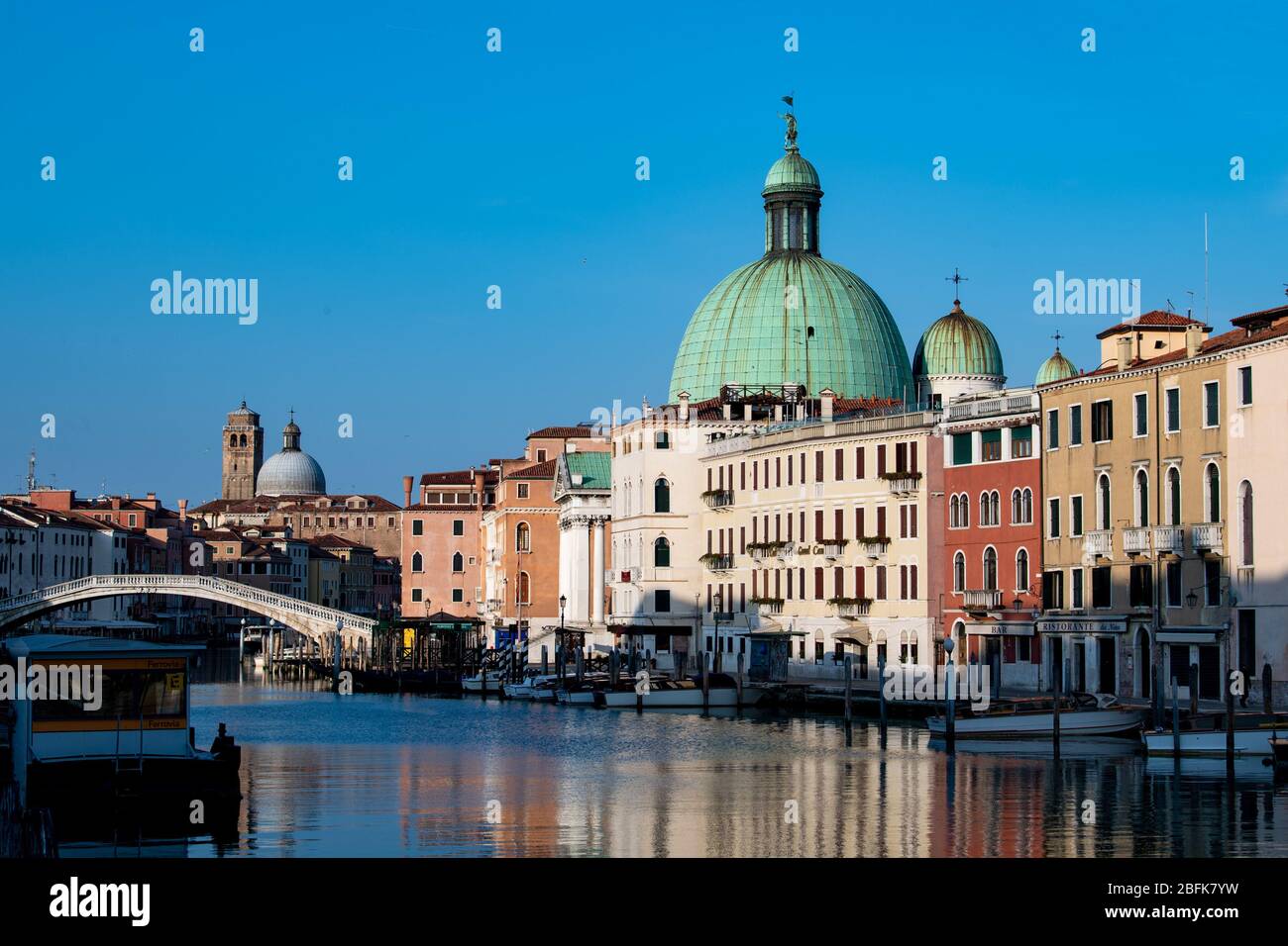canale grande in venice during the lockdown. during Covid-19 emergency ...