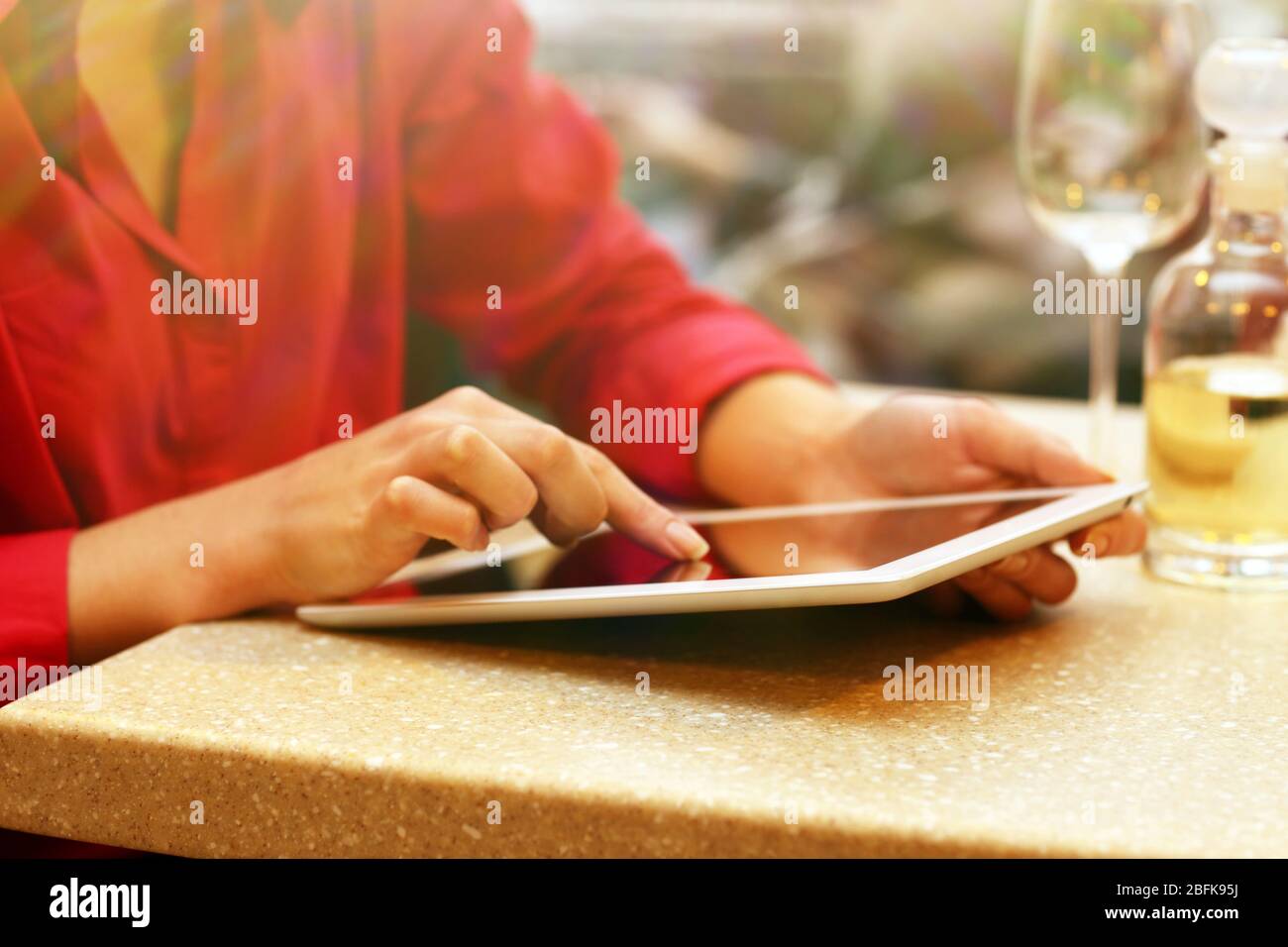 Lunch break and sun and woman hi-res stock photography and images - Alamy