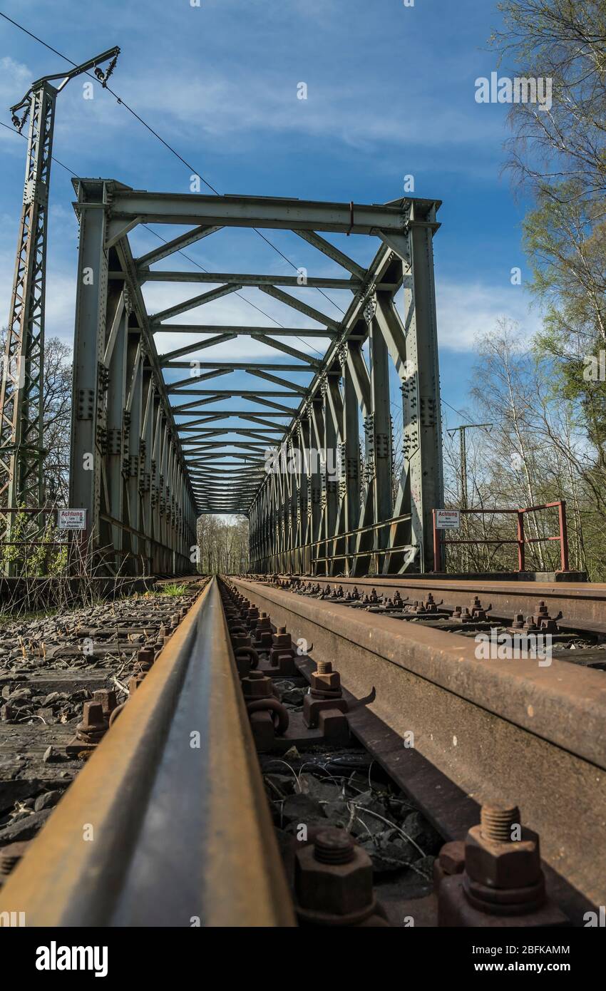 Steel frame railway bridge Stock Photo - Alamy