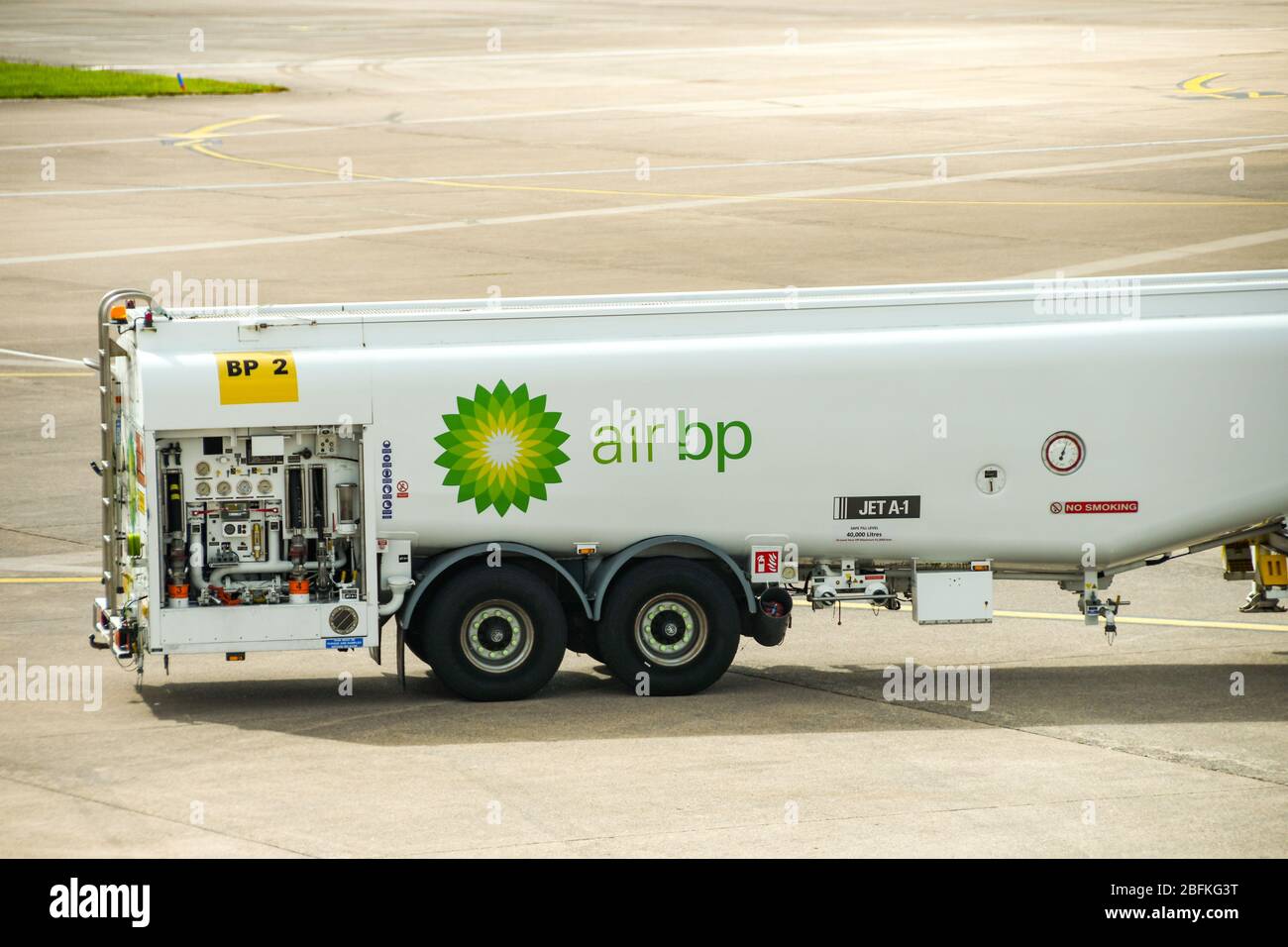 Bp tanker hi-res stock photography and images - Alamy