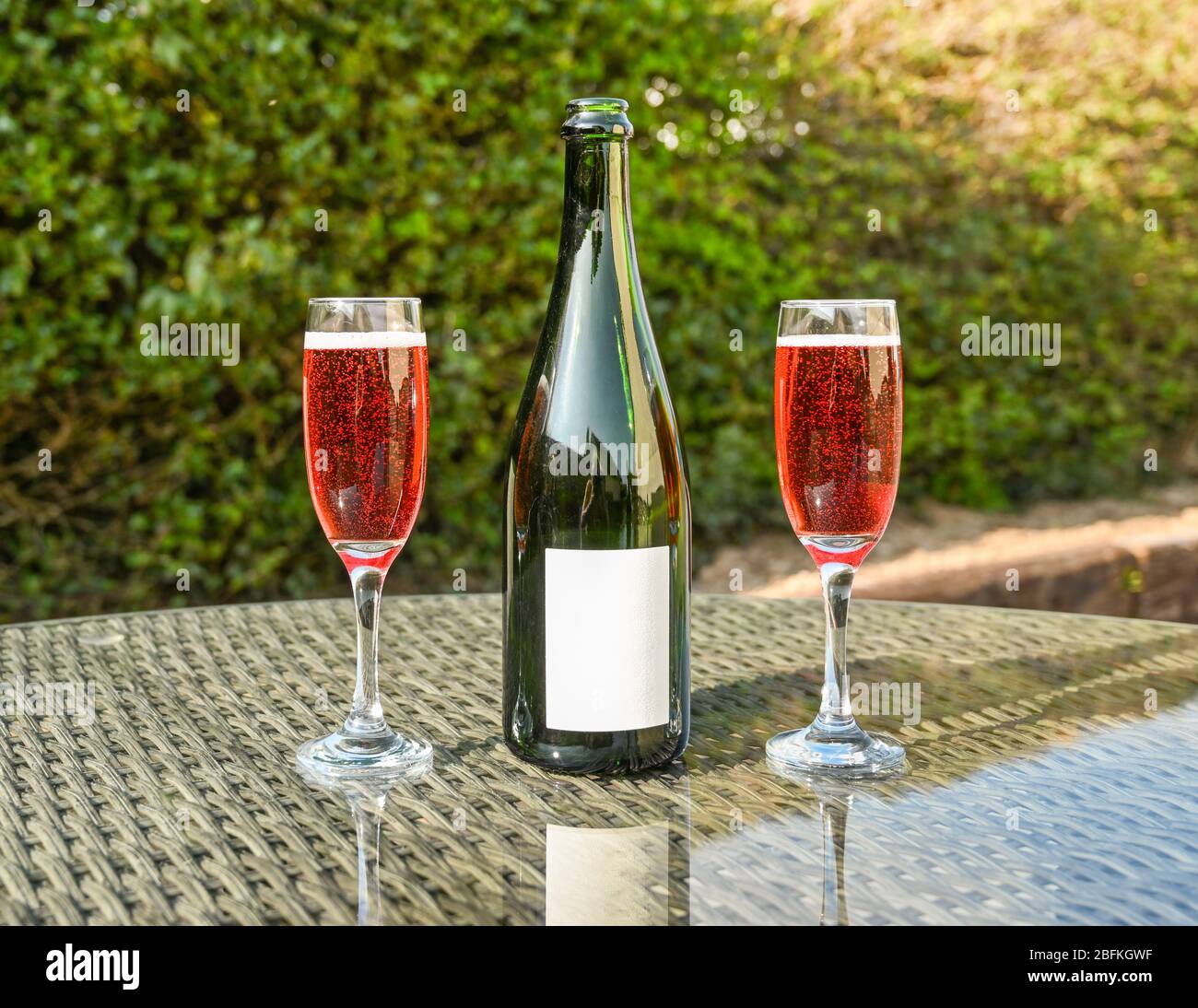 Pink champagne bottle hi-res stock photography and images - Alamy