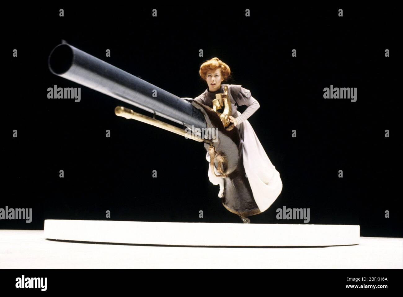 Jenny Agutter (Hedda Gabler) in HEDDA adapted by Charles Marowitz from ...