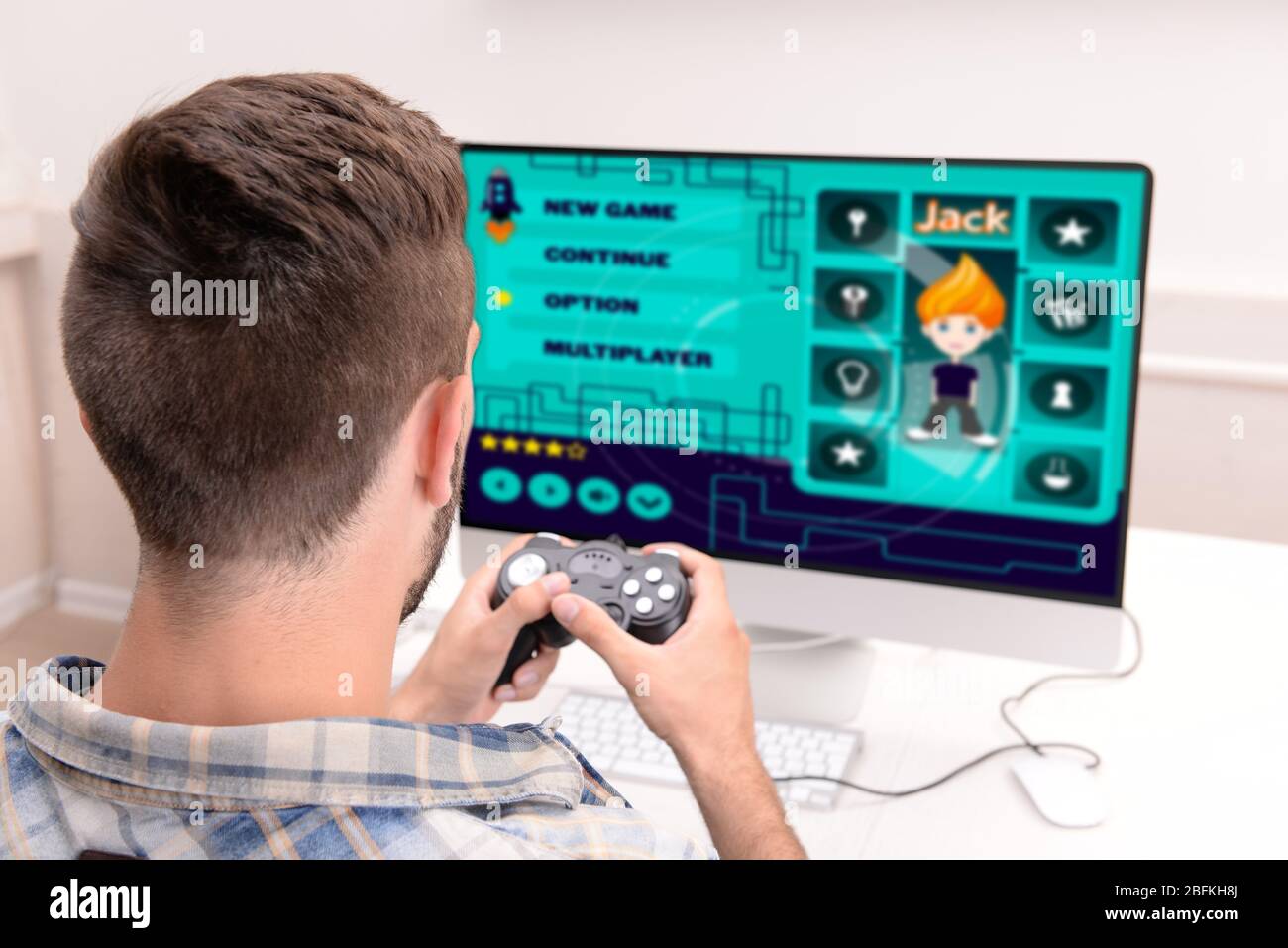 Male gamer playing online head hi-res stock photography and images - Alamy