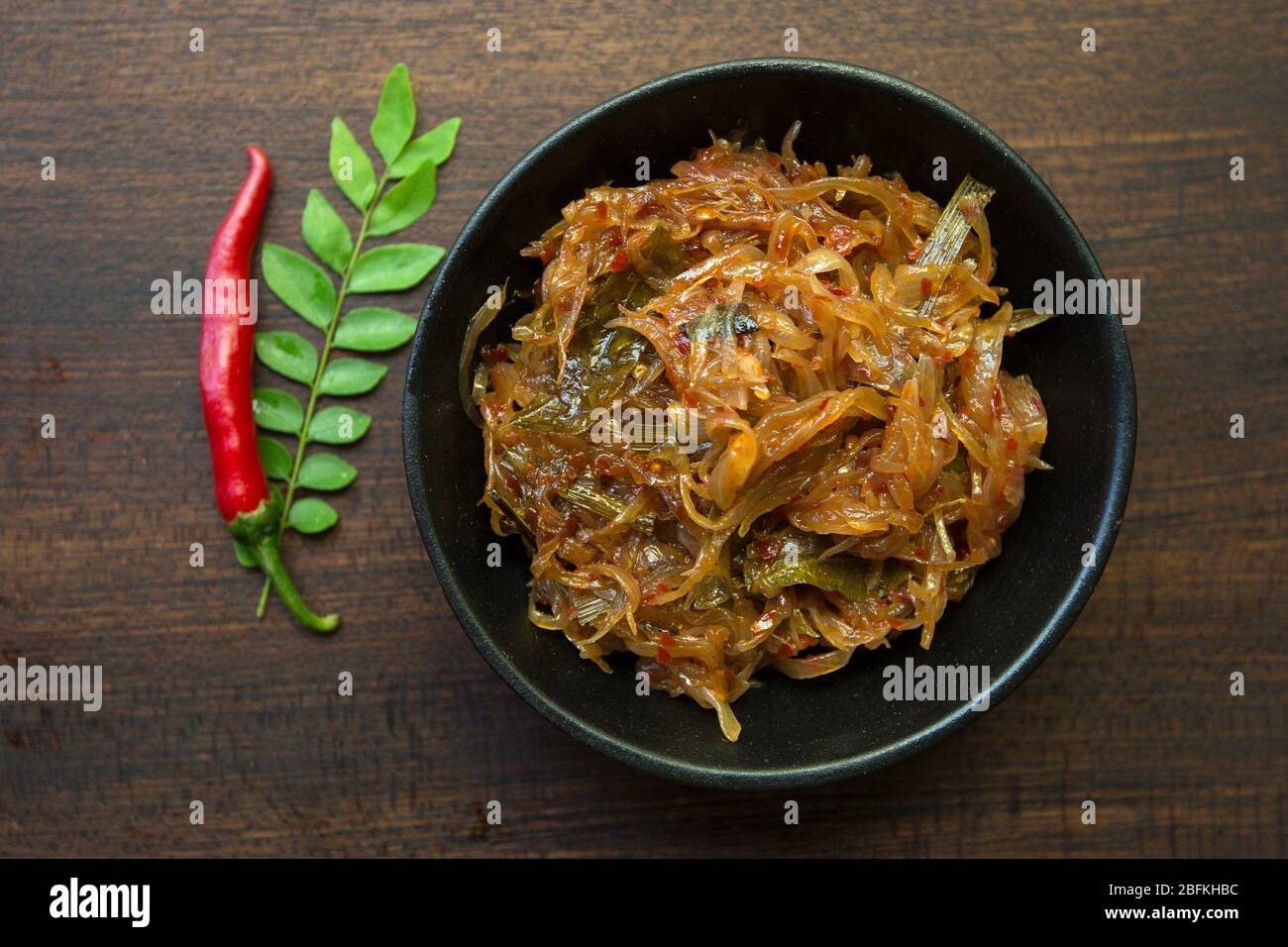 Sri Lankan food - Seeni Sambol (Onion Sambol Stock Photo - Alamy
