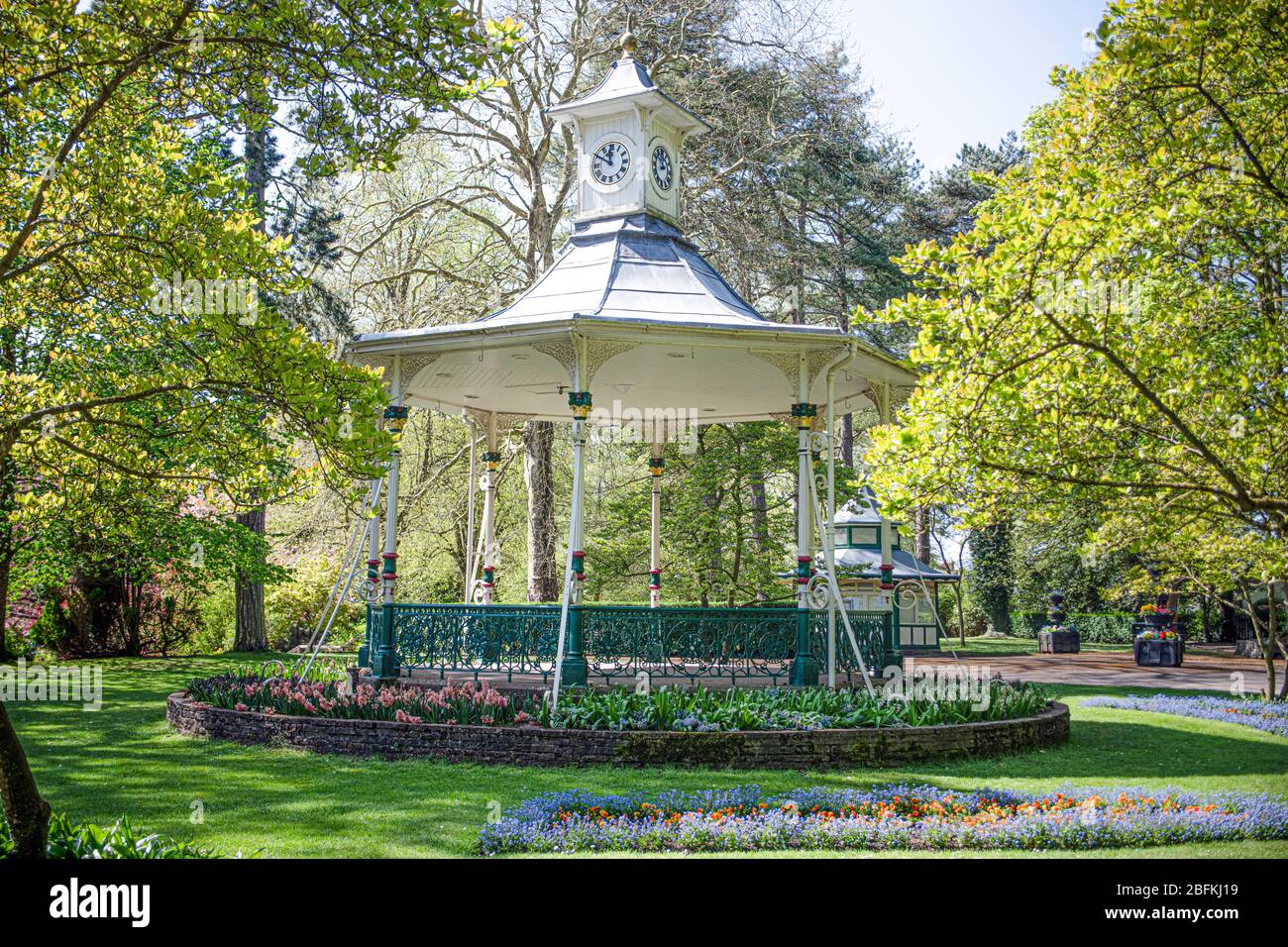 Gardens historic family hi-res stock photography and images - Alamy