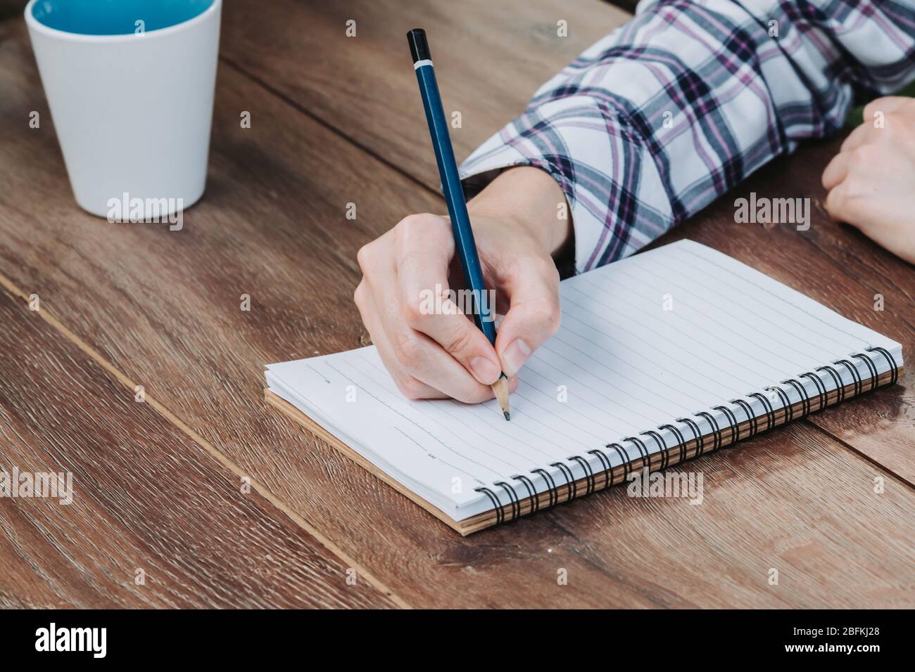 Office notepad hi-res stock photography and images - Alamy