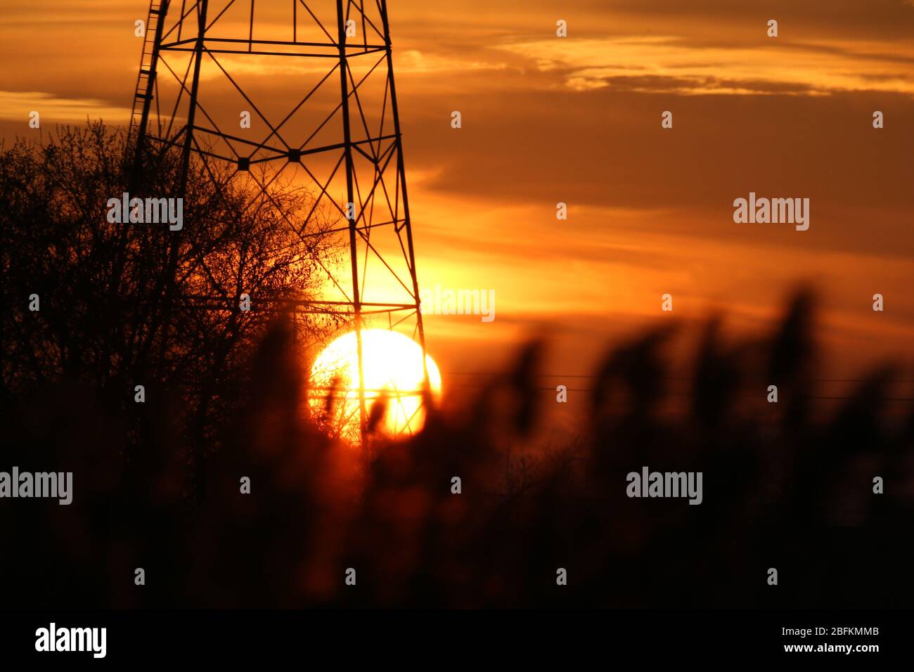 Red big giant sun hi-res stock photography and images - Alamy