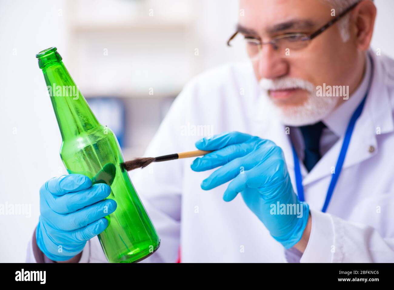 Trace evidence bottle hi-res stock photography and images - Alamy