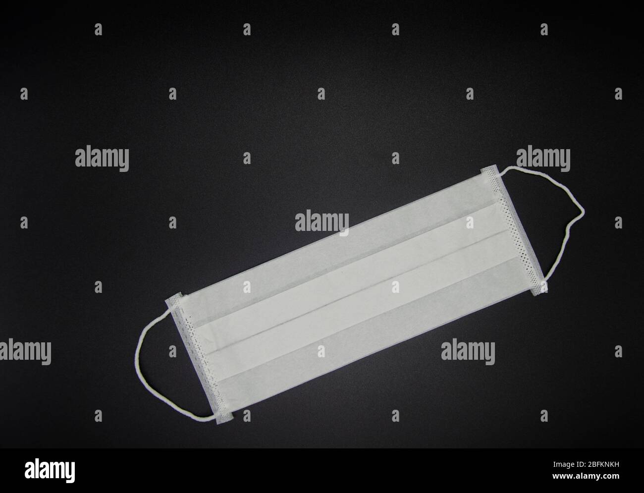 Doctor paper mask hi-res stock photography and images - Alamy