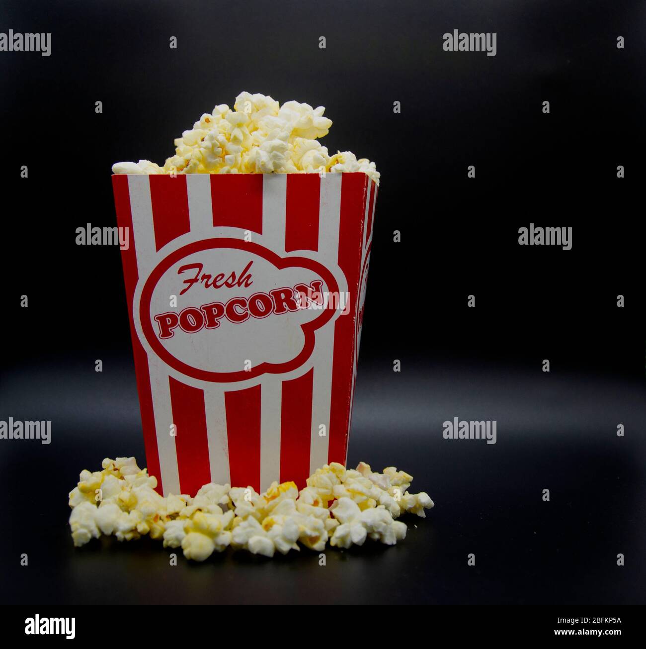 Popcorn box hi-res stock photography and images - Alamy