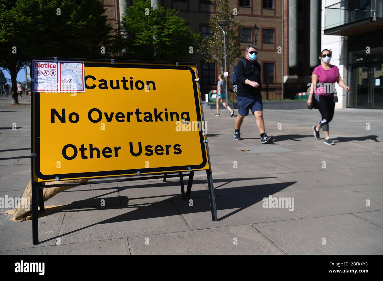 Caution signage hi-res stock photography and images - Alamy