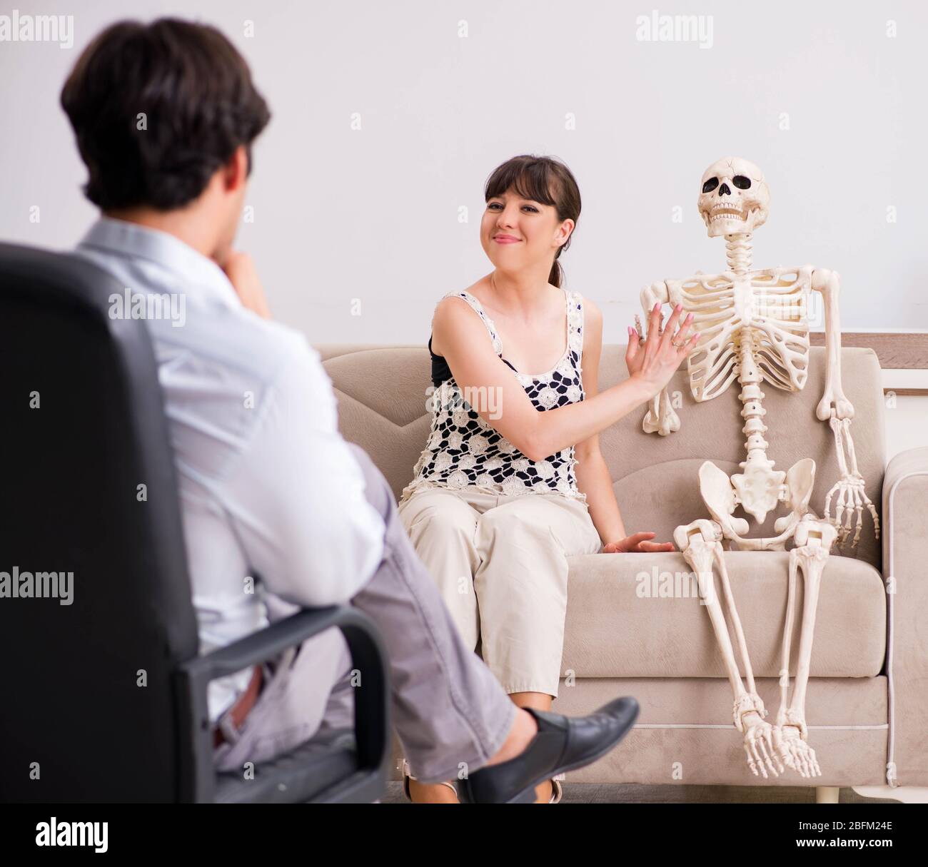 The young patient visiting psychologist for therapy Stock Photo - Alamy